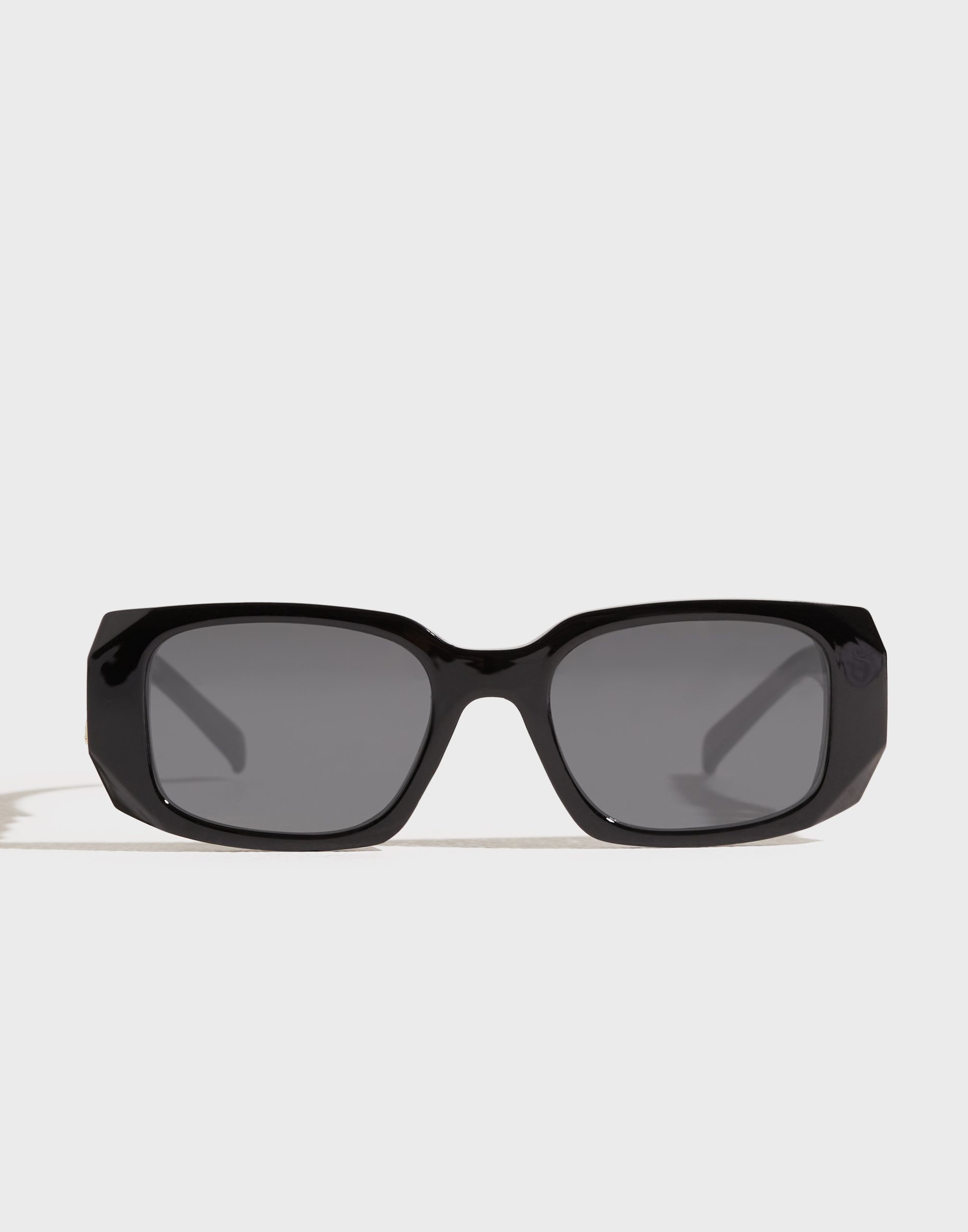 Köp Nelly Golden Chain Sunnies - Black | Nelly.com