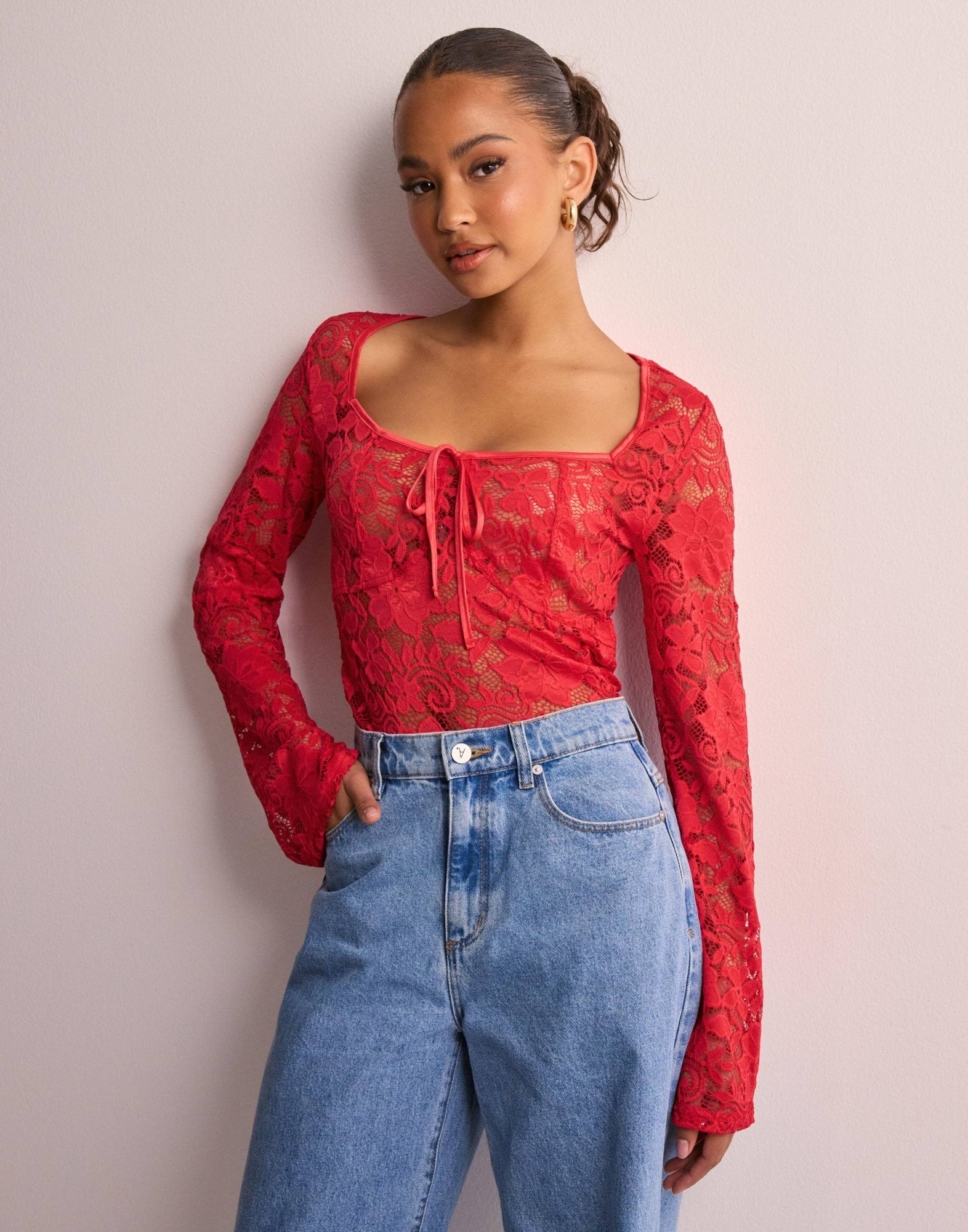Kjøp Pieces PCAMALIE LS LACE TOP D2D - High Risk Red | Nelly.com