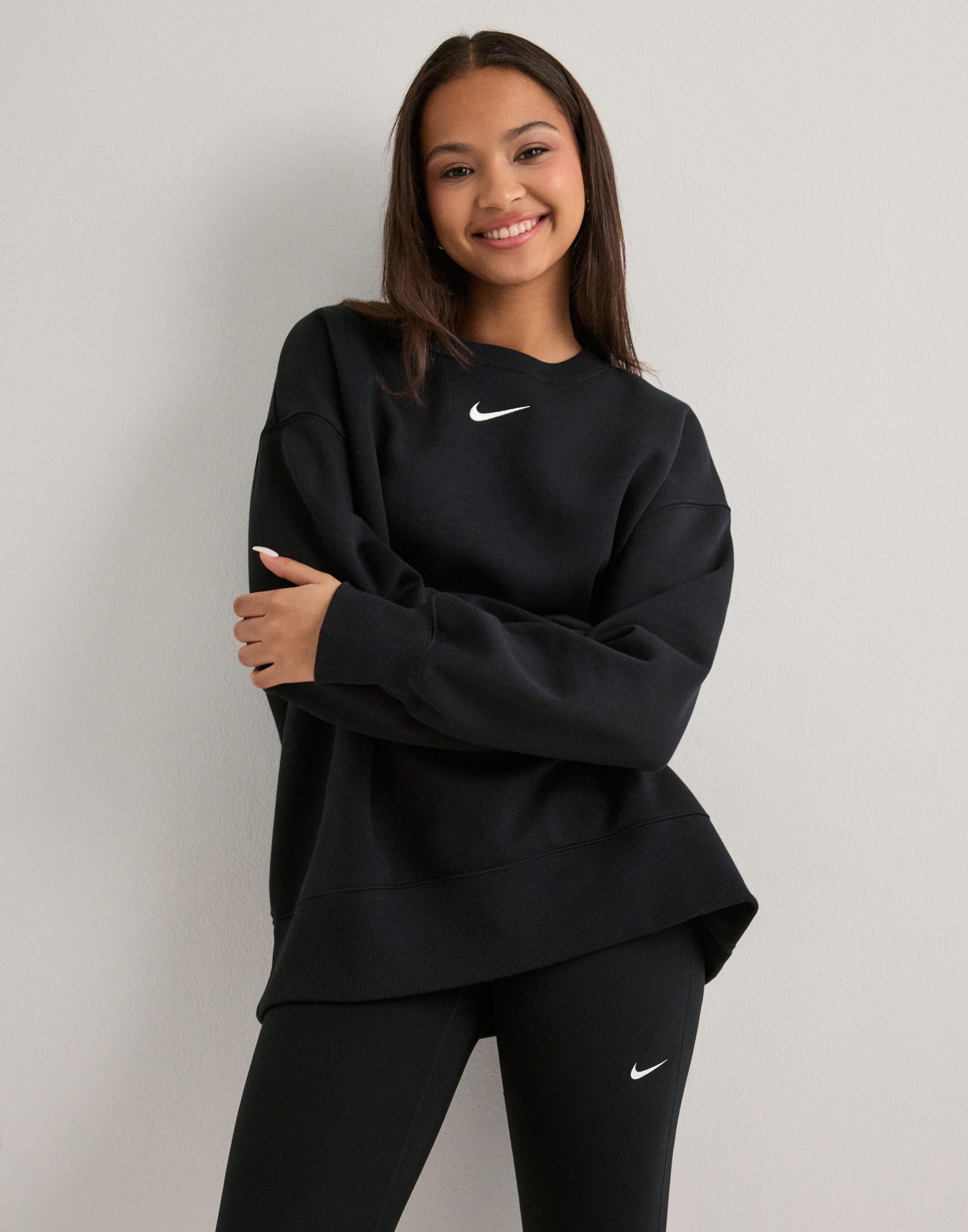 Buy Nike W Nsw Phnx Flc Os Long Crew - Black | Nelly.com