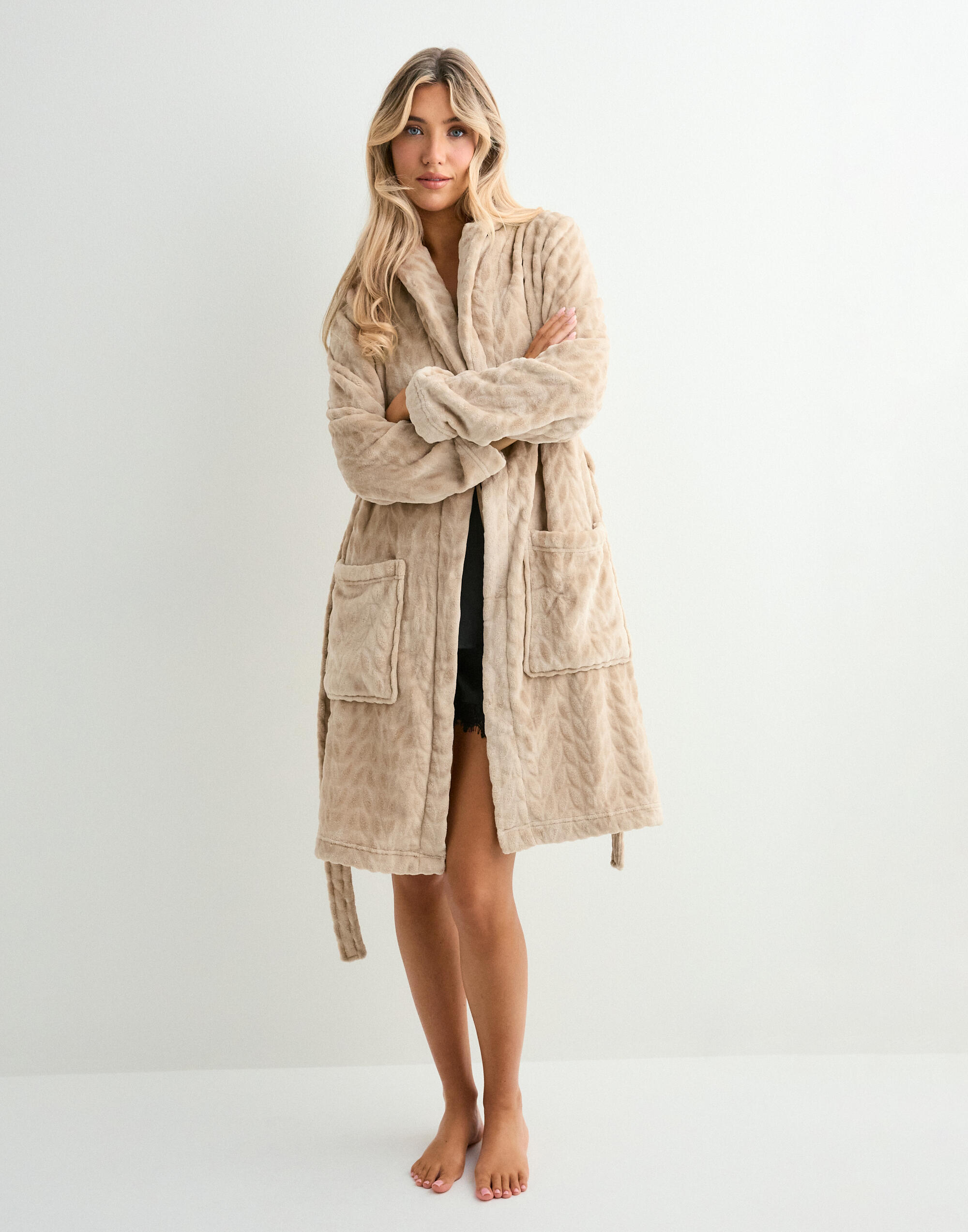 Buy Hunkemöller ROBE SHORT FLANNEL EMB CABLE - Tan | Nelly.com
