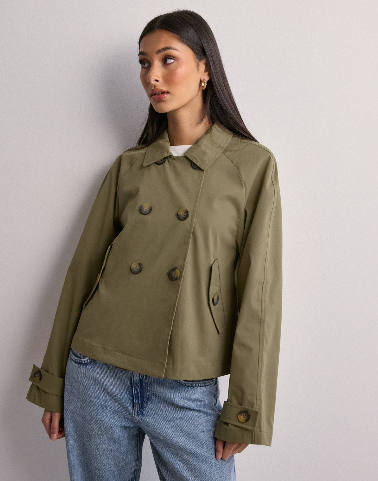 Köp Only ONLAPRIL SHORT TRENCHCOAT OTW NOOS - Aloe | Nelly.com