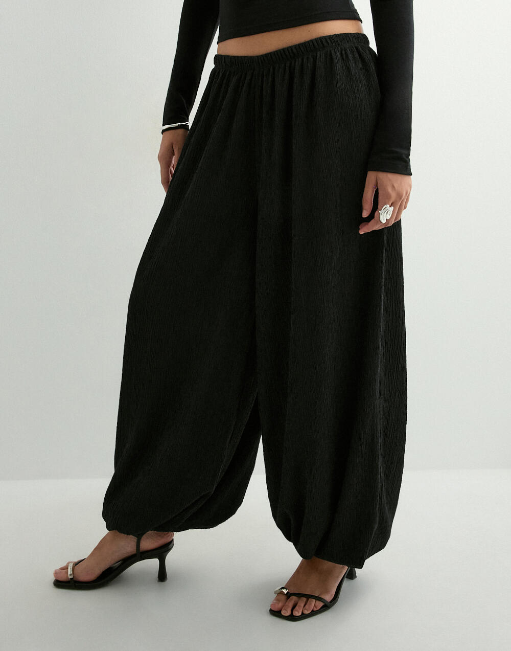 Kjøp Gina Tricot Balloon trousers - Black | Nelly.com