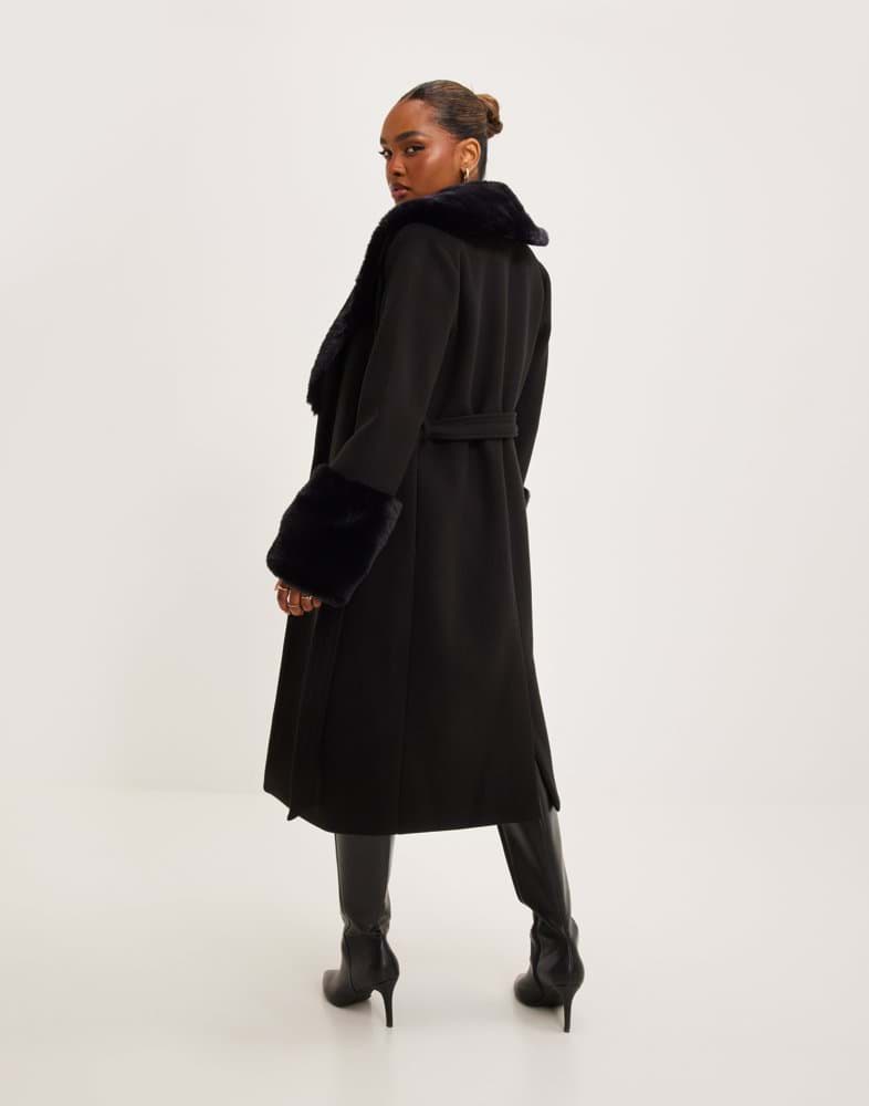 Köp Nelly Fur Detailed Coat - Black | Nelly.com