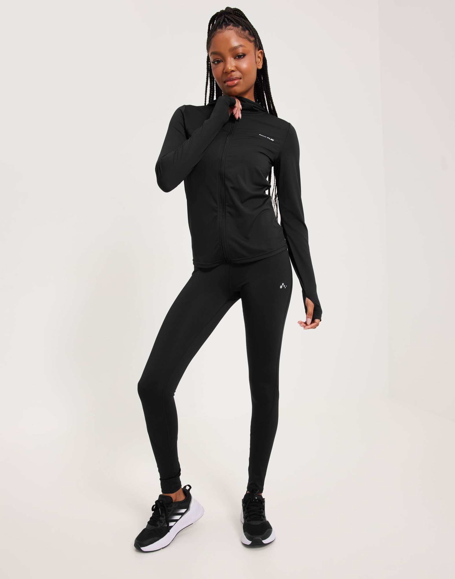 Osta Only Play ONPMILA LS ZIP HOOD TRAIN TOP NOO - Black | Nelly.com