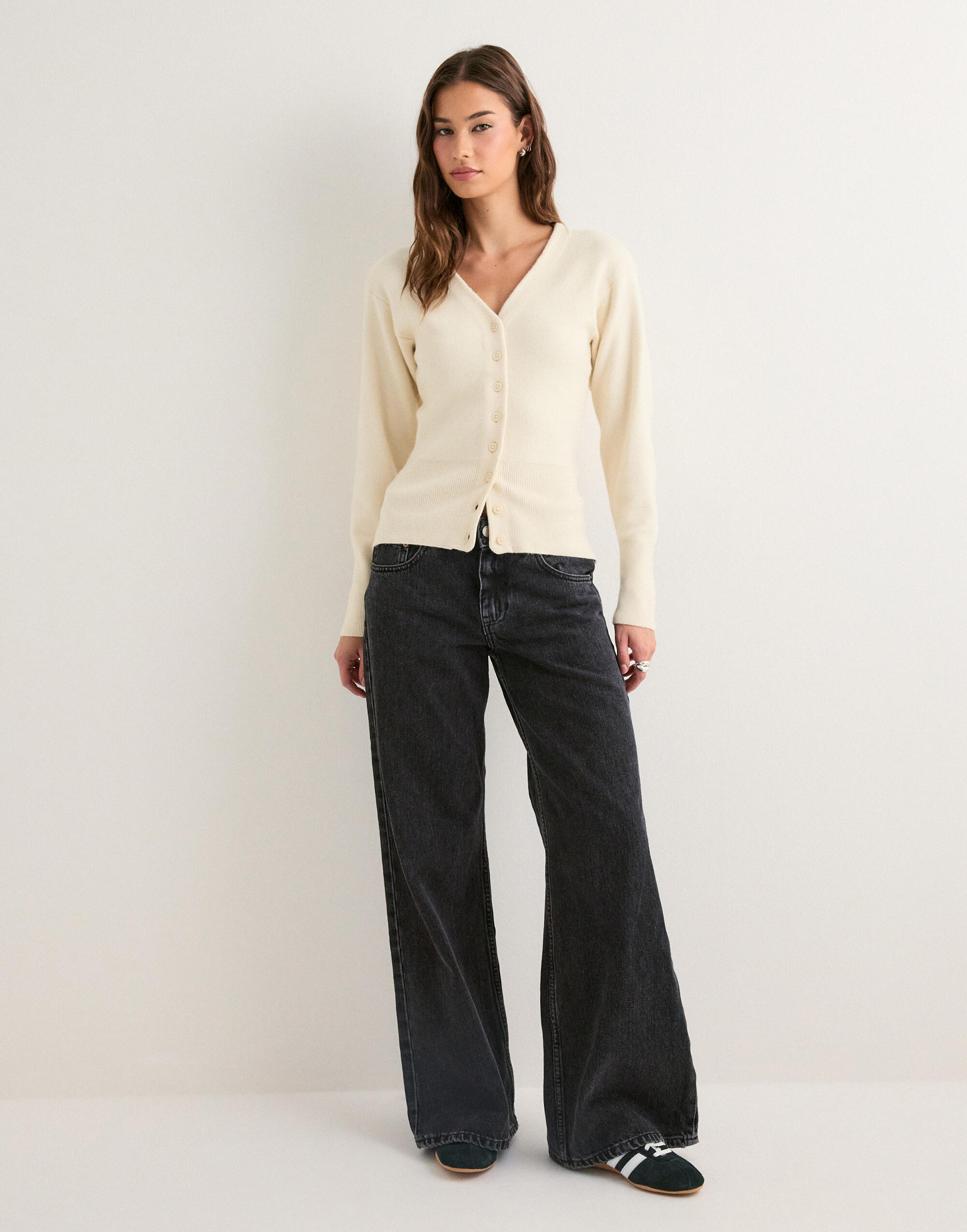 Köp Vero Moda VMSABA LS V-NECK CARDIGAN - Birch | Nelly.com