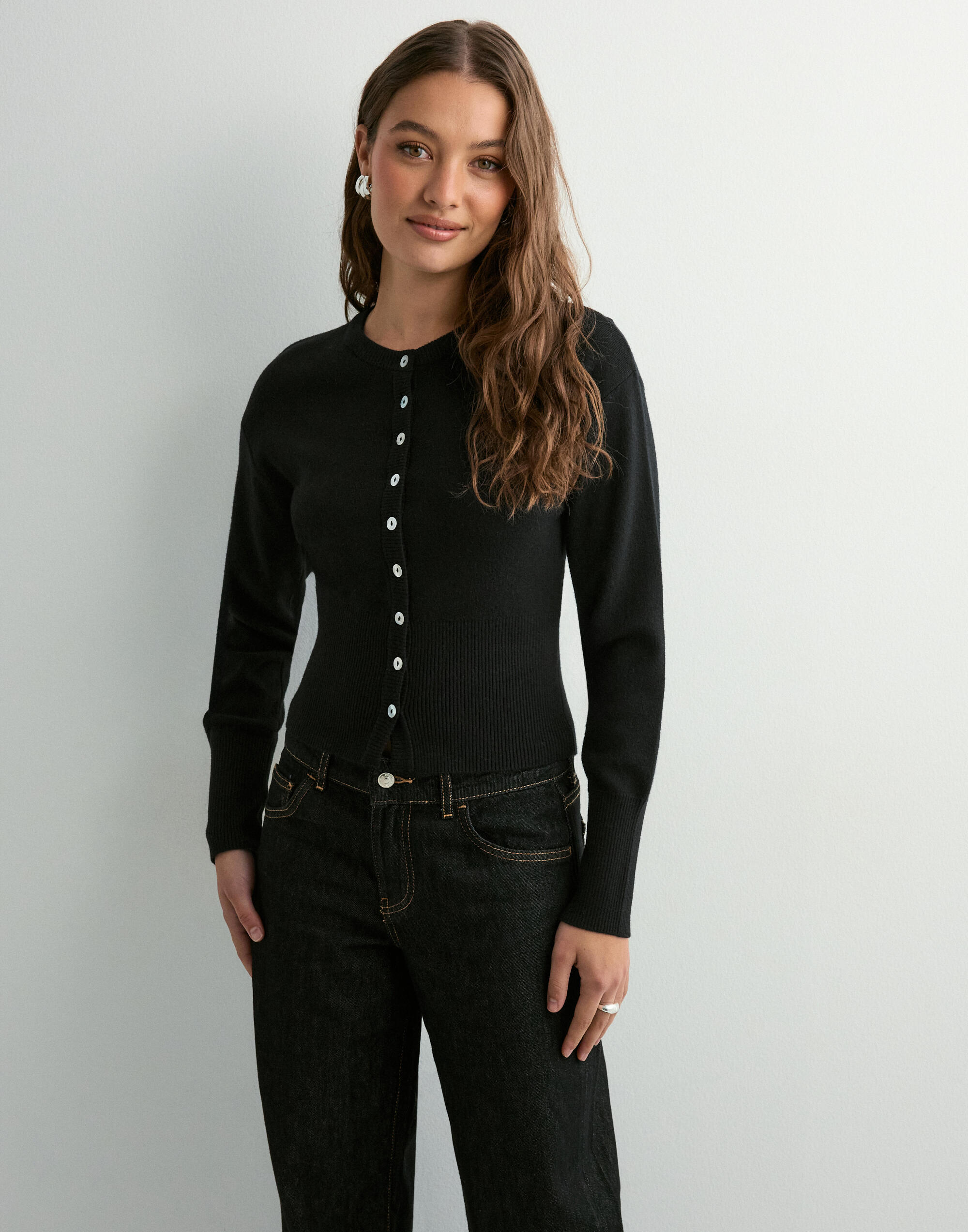 Buy Gina Tricot Fitted knitted cardigan - Black | Nelly.com