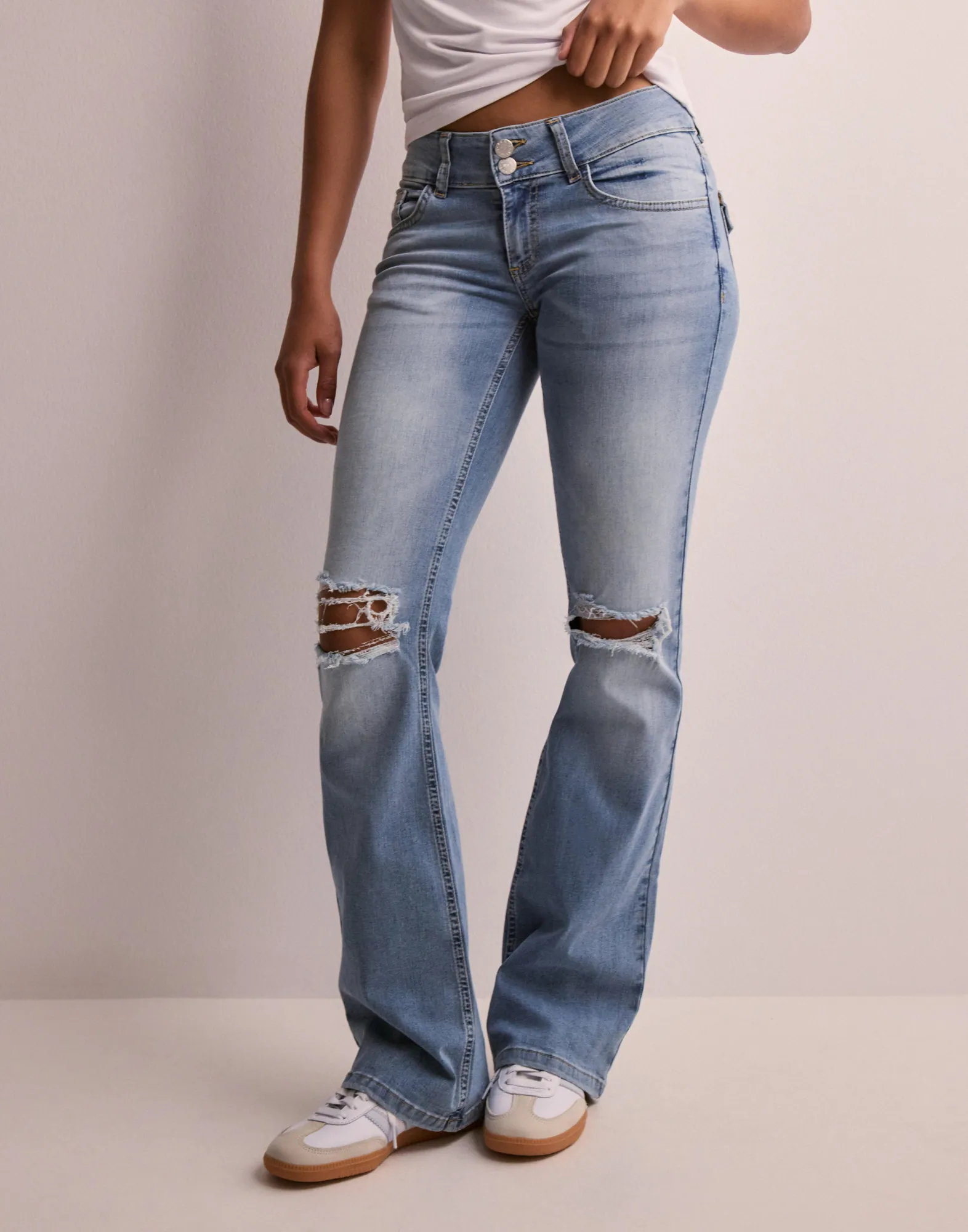 Osta Nelly Low Waist Bootcut Flap Pocket Jeans - Blue | Nelly.com
