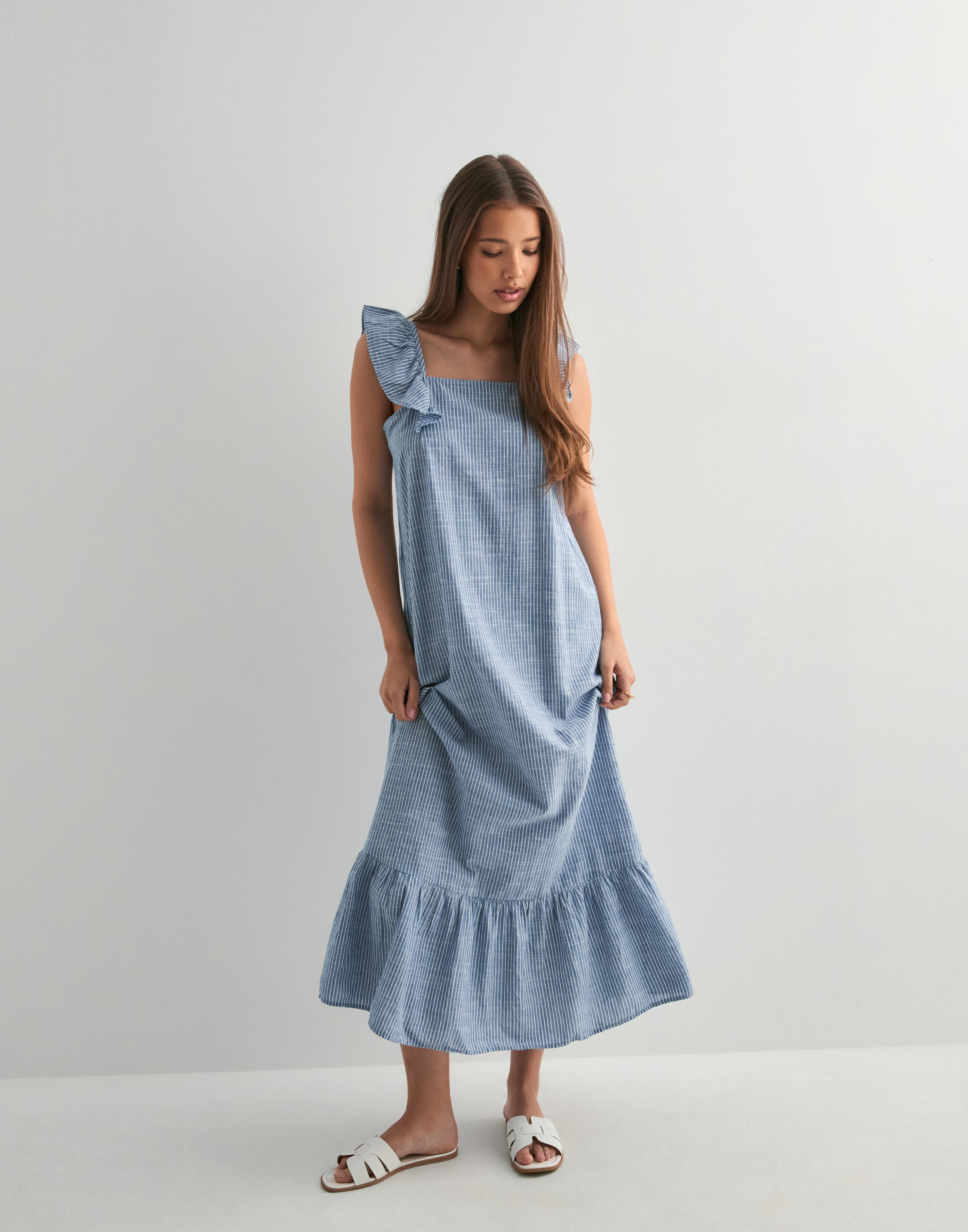 Köp Pieces PCAPIA SL SQUARE NECK ANKLE DRESS M - Nautical Blue | Nelly.com