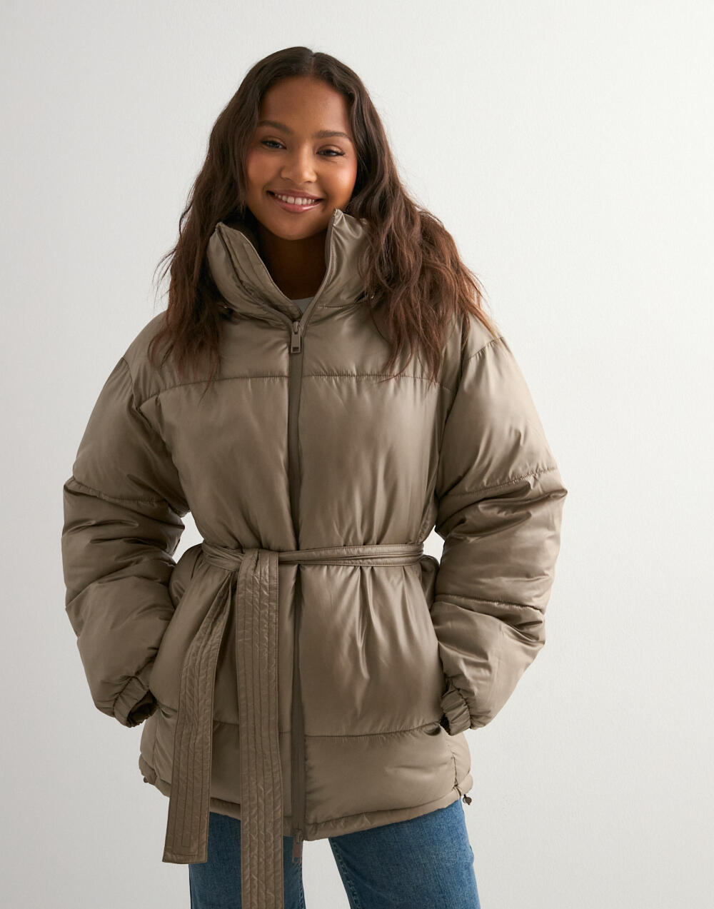 Kjøp Nelly Volume Precious Puffer Jacket - Brown | Nelly.com