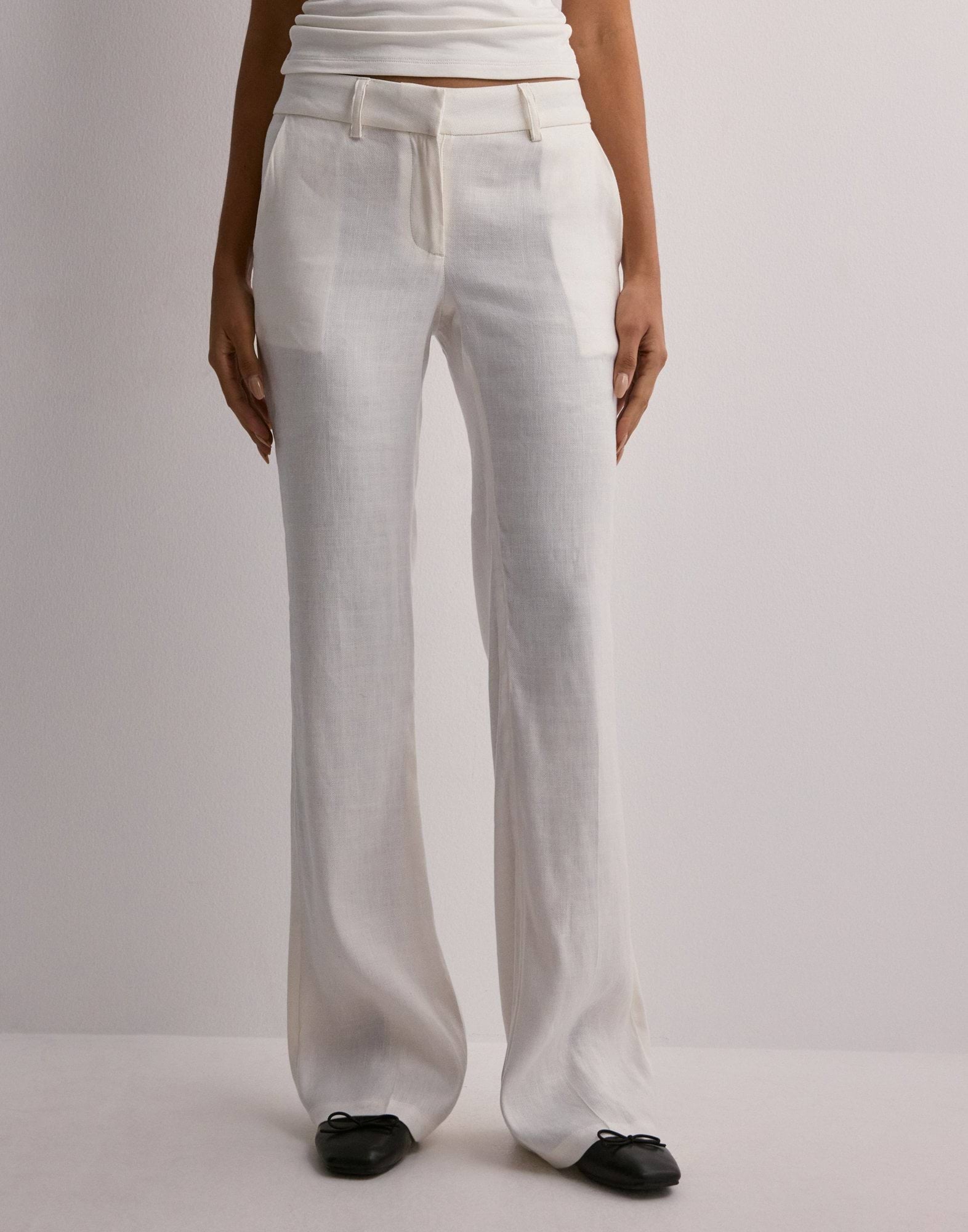 Buy Nelly Low Waist Linen Flare Pants - White | Nelly.com