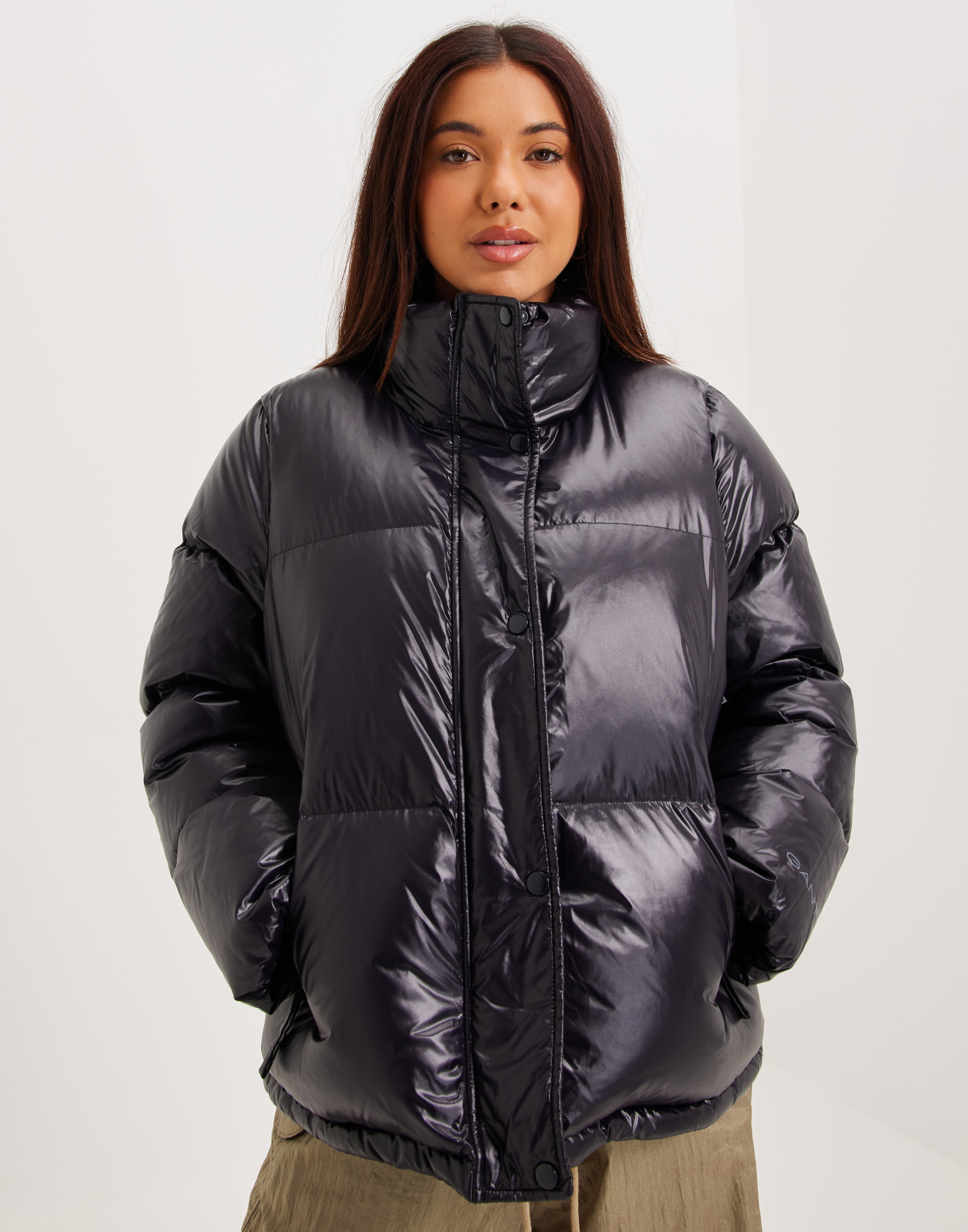 Köp Gant D1. CROPPED DOWN JACKET - Black | Nelly.com