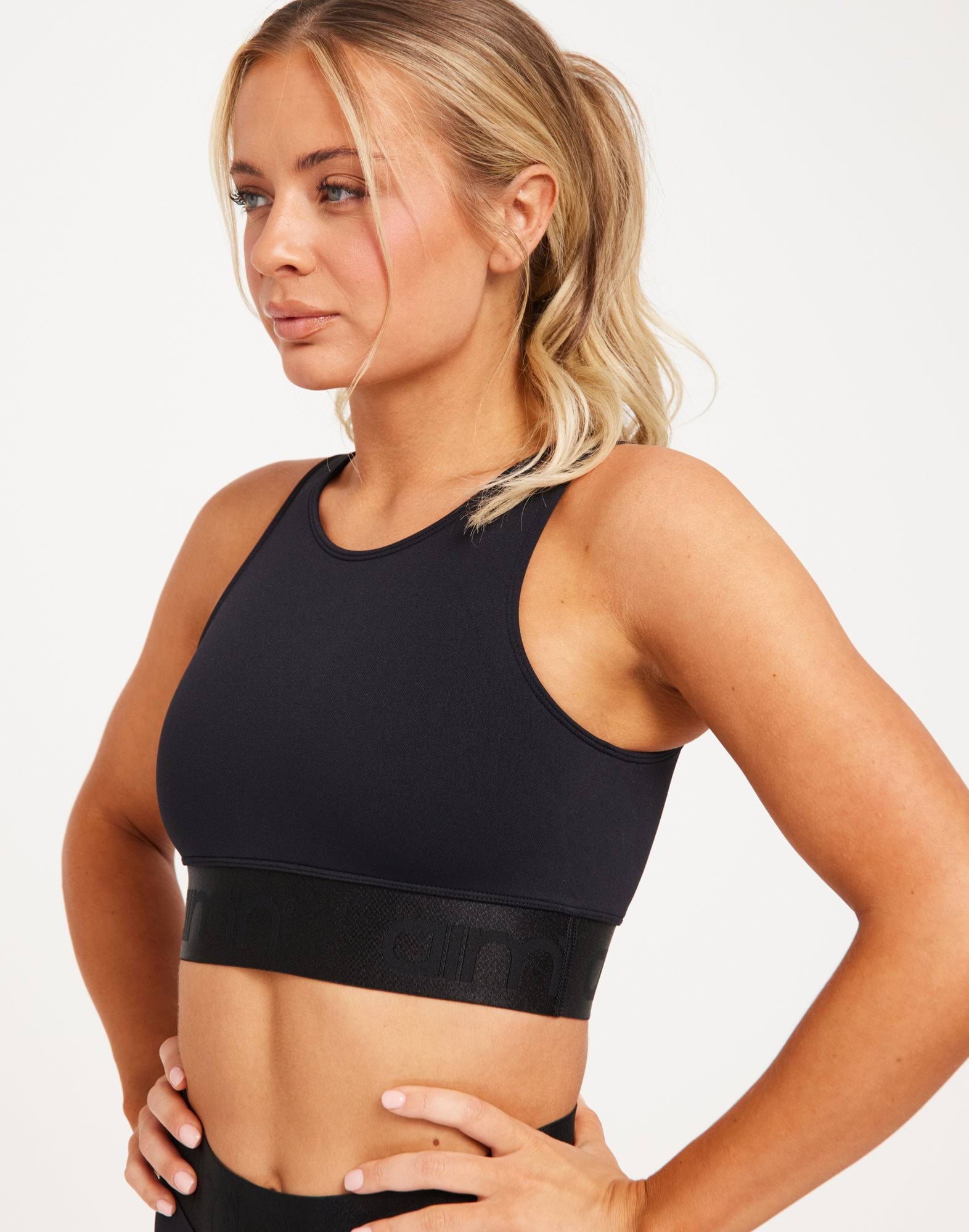 Osta Aim'n Bound Seamless Tank Bra - Black | Nelly.com
