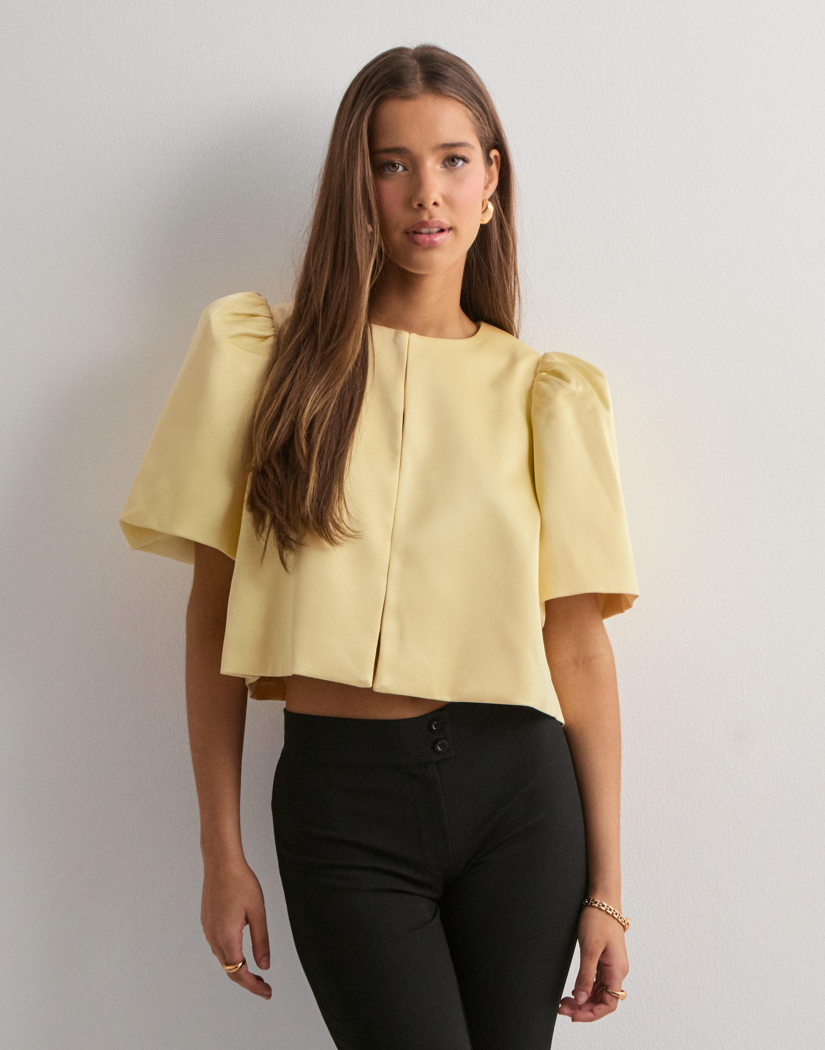 Buy Malina Serena short sleeve blouse - Lemon | Nelly.com