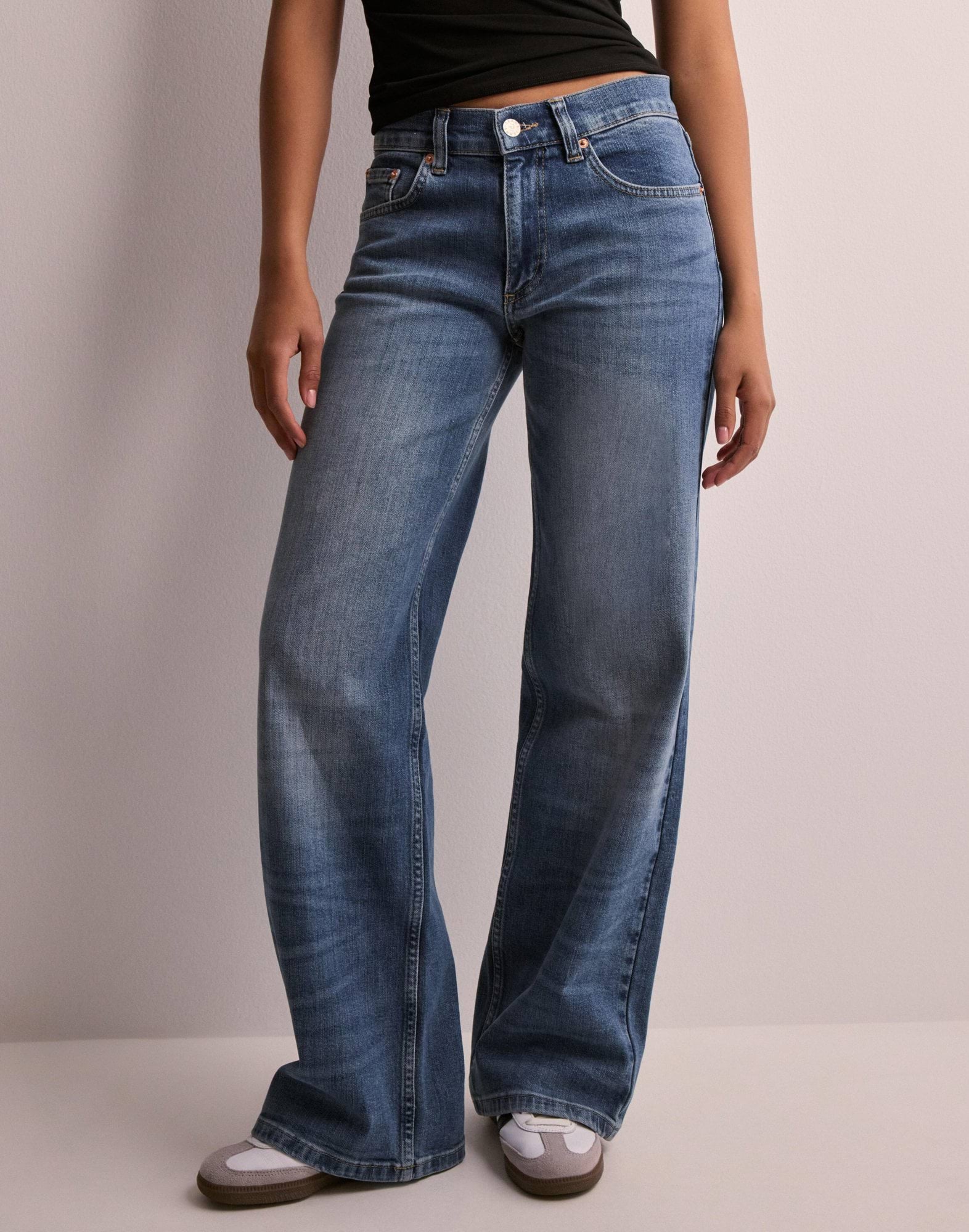 Köp Nelly Low Waist Loose Jeans - Dark Blue | Nelly.com