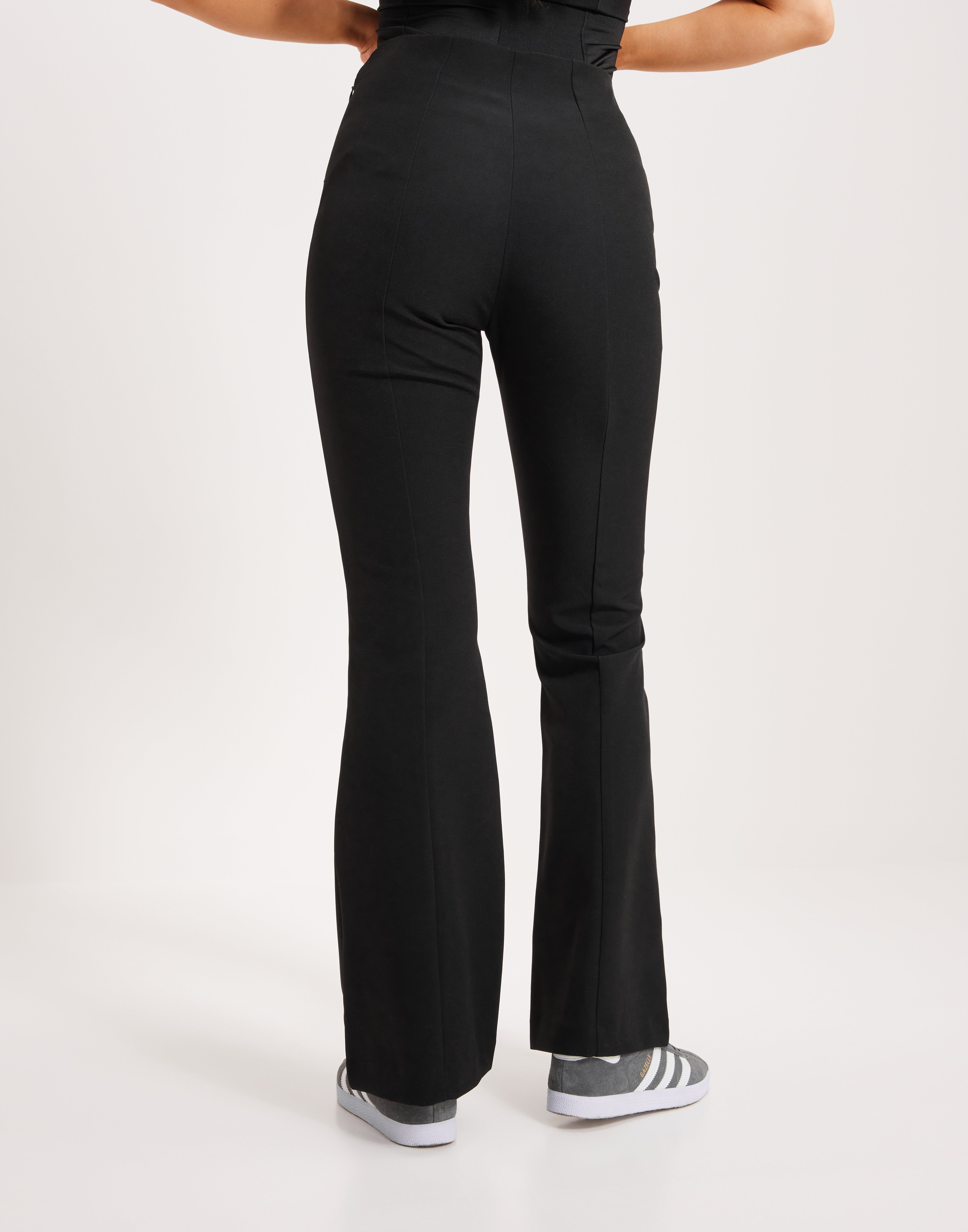 Köp Only ONLASTRID LIFE HW FLARE PIN PANT CC - Black | Nelly.com