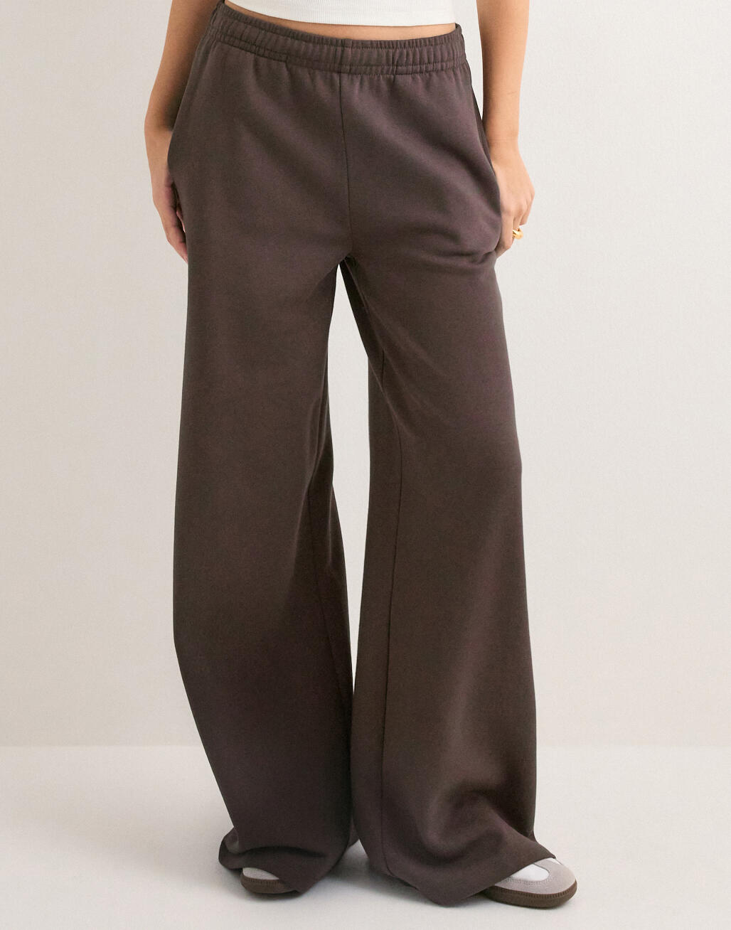 Buy Gina Tricot Wide sweatpants - Seal Brown | Nelly.com