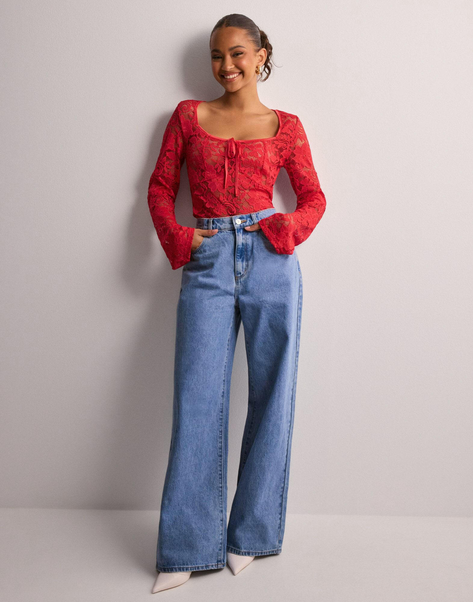 Kjøp Pieces PCAMALIE LS LACE TOP D2D - High Risk Red | Nelly.com