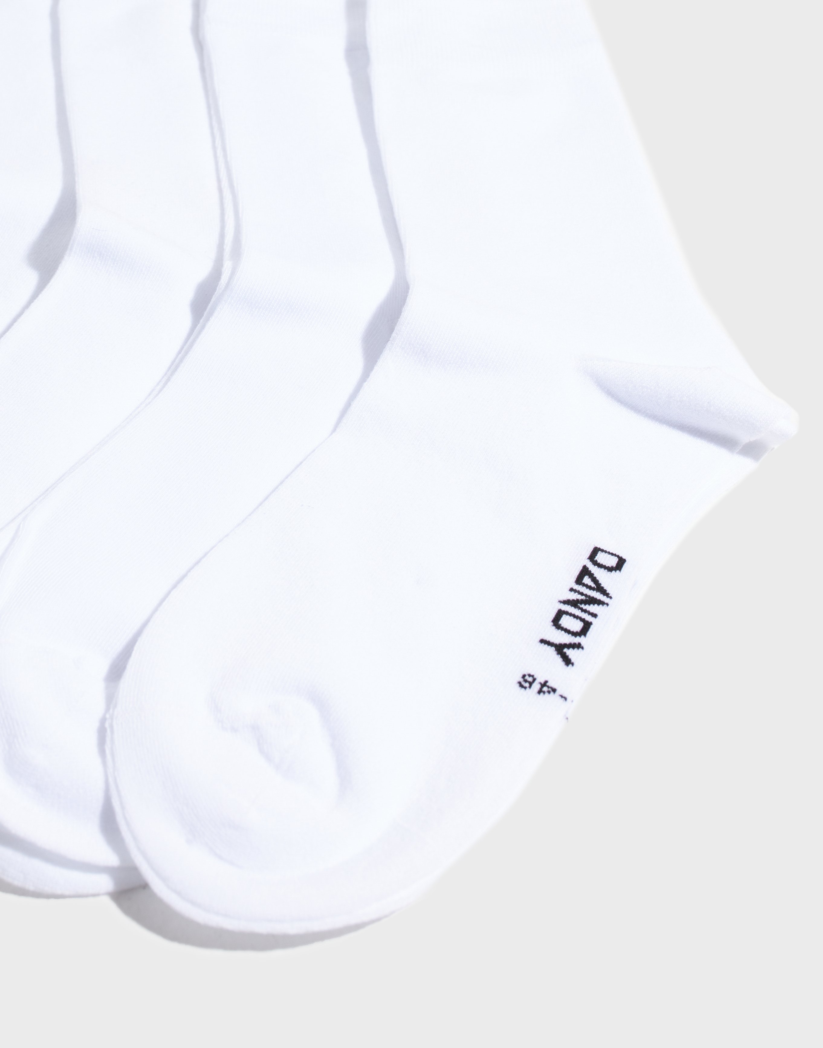 Köp Frank Dandy Bamboo Solid Crew Sock - White | NLYMAN