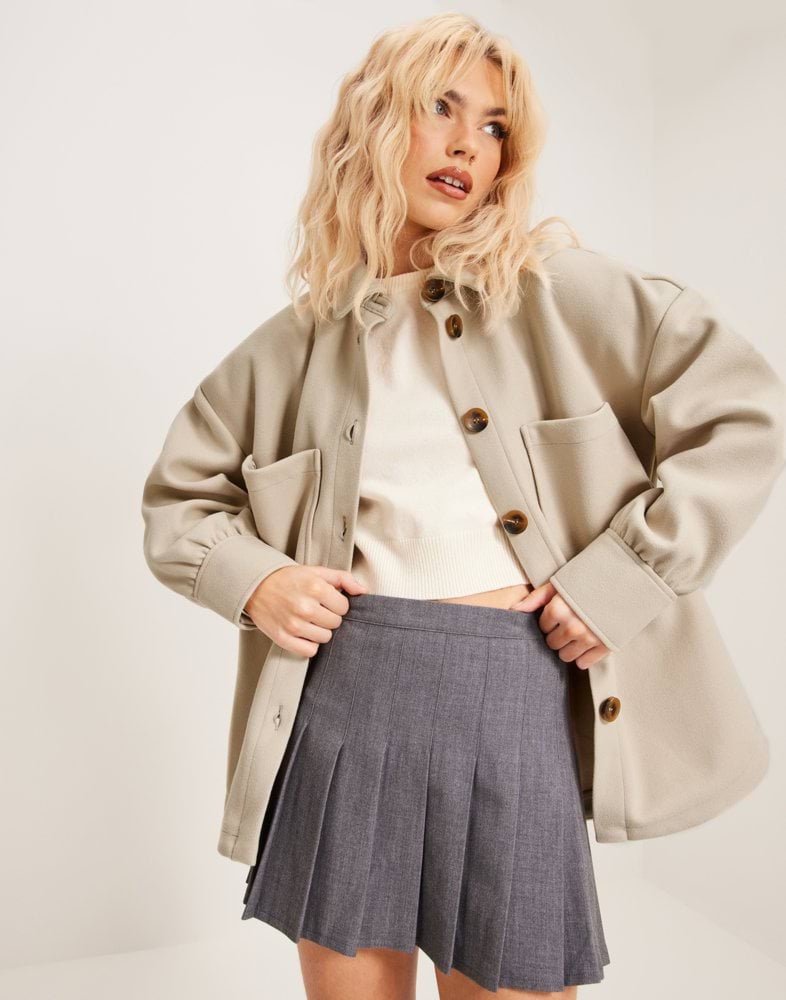 Osta Only ONLWEMBLEY L/S OVS SHORT SHACKET CC - Feather Gray | Nelly.com