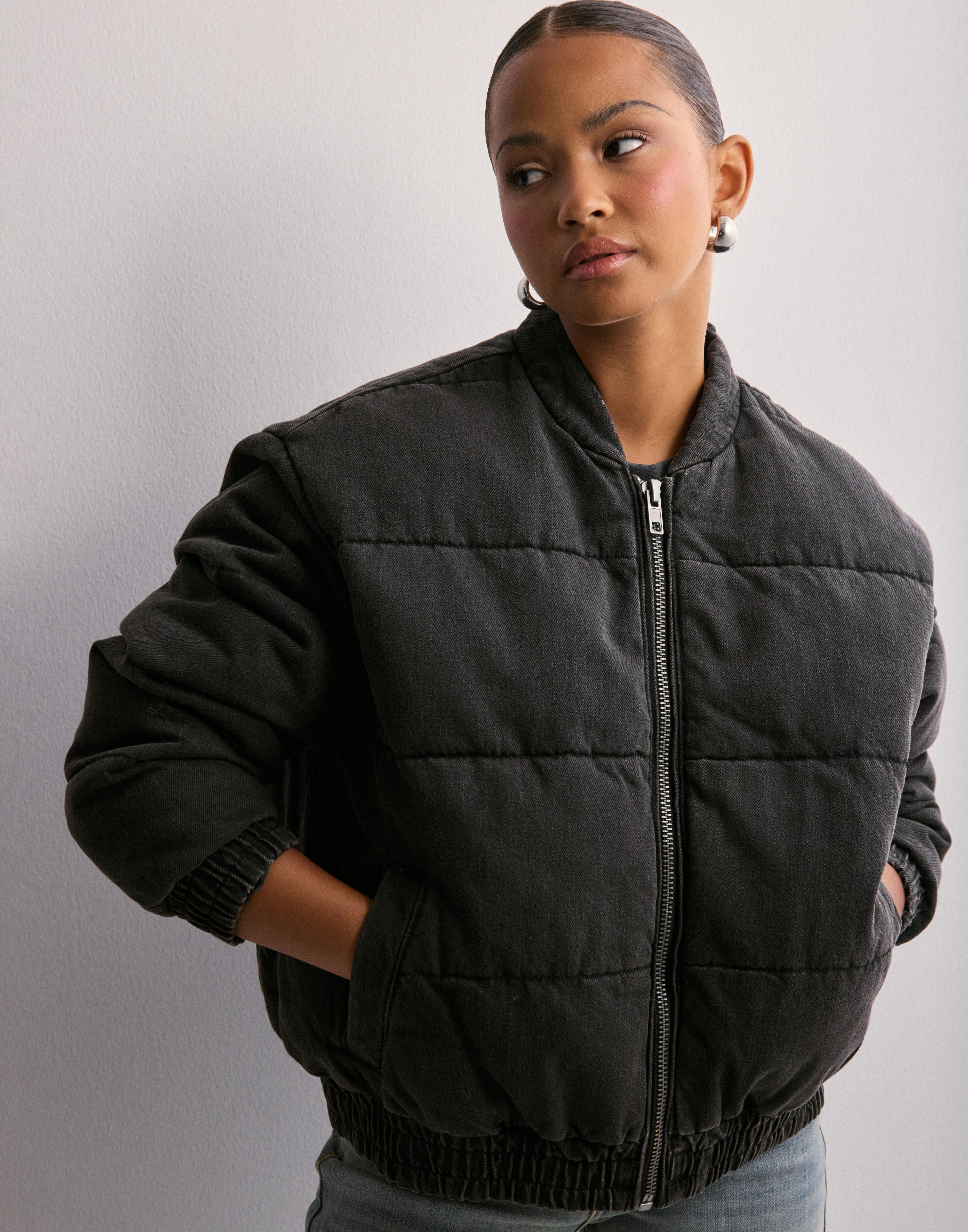 Kjøp Only ONLQUEEN LS PUFF DNM JACKET GUA - Washed Black | Nelly.com