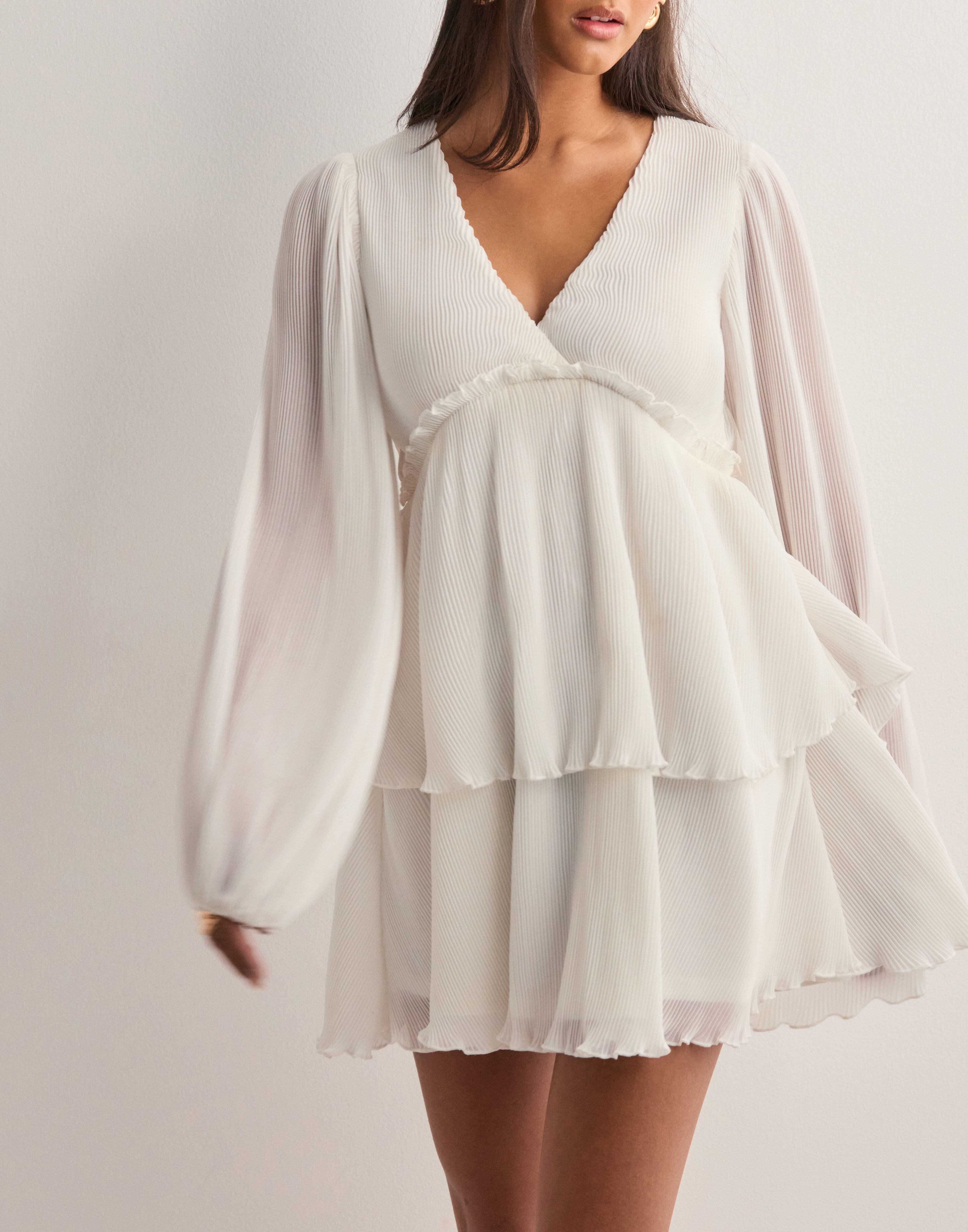 Kjøp Nelly Fine Pleated Dress - White | Nelly.com