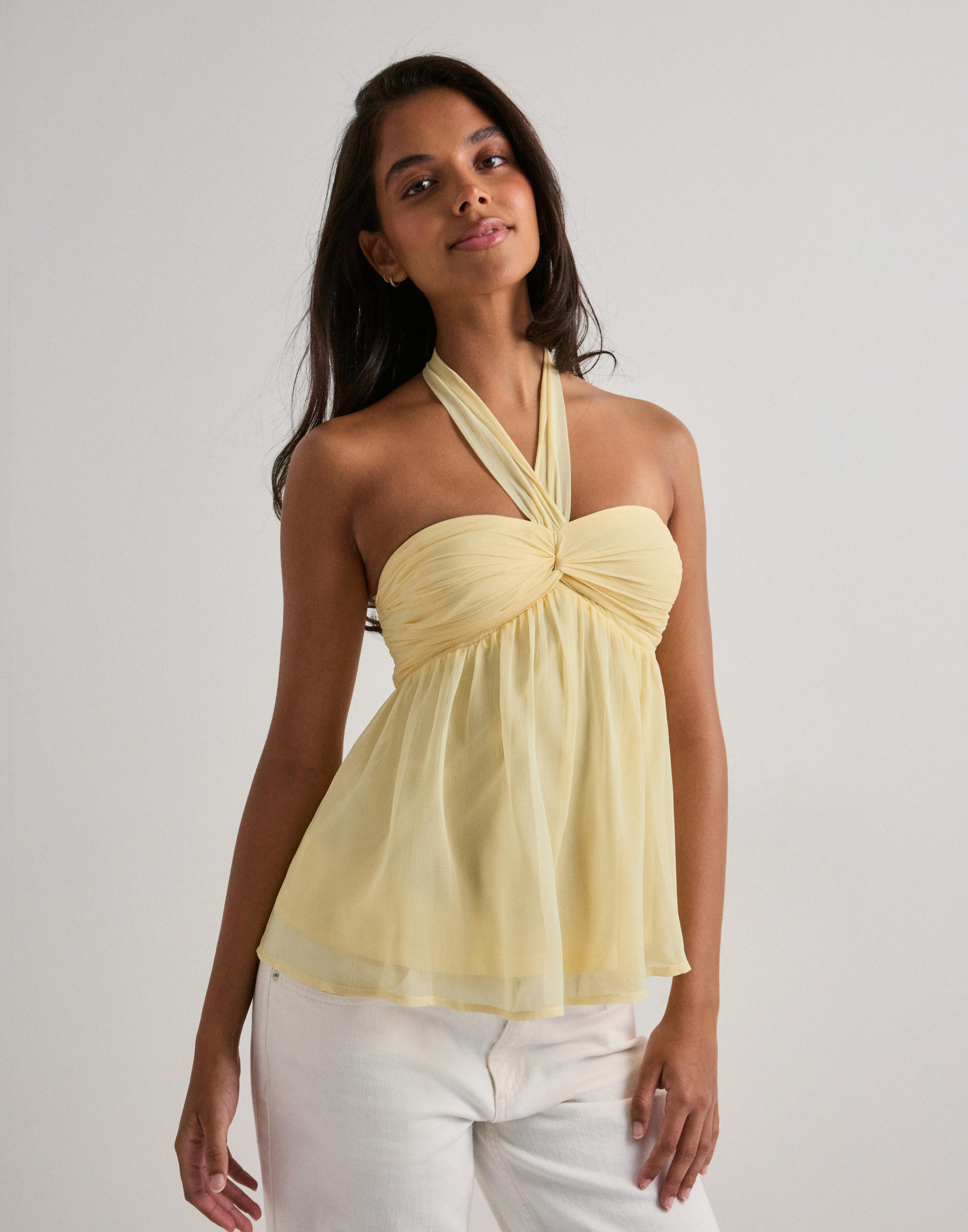 Kjøp Nelly Dreamy Chiffon Top - Light Yellow | Nelly.com