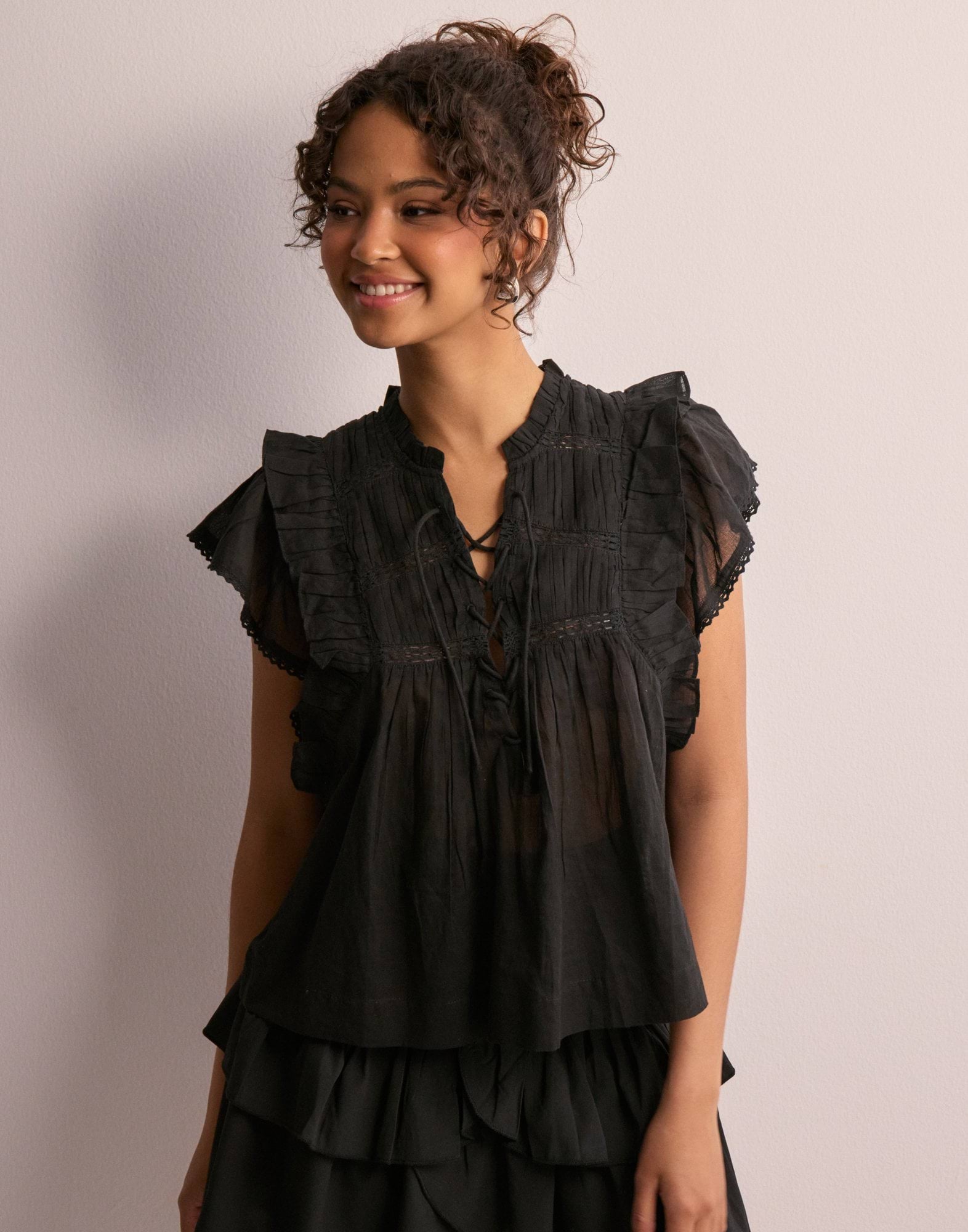 Kjøp Neo Noir Breeze S Voile Top - Black | Nelly.com