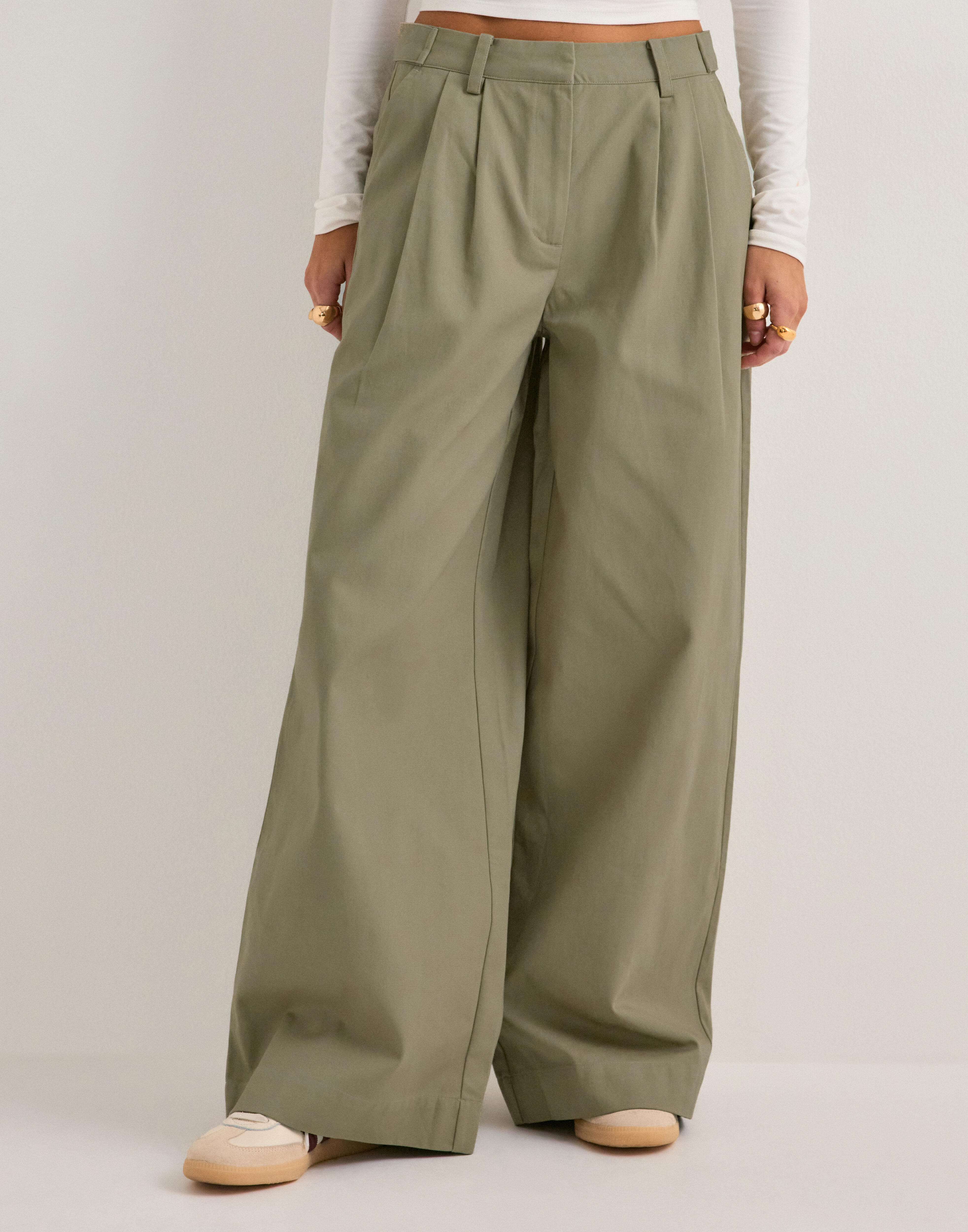 Kjøp Nelly Relaxed Strap Pants - Green | Nelly.com