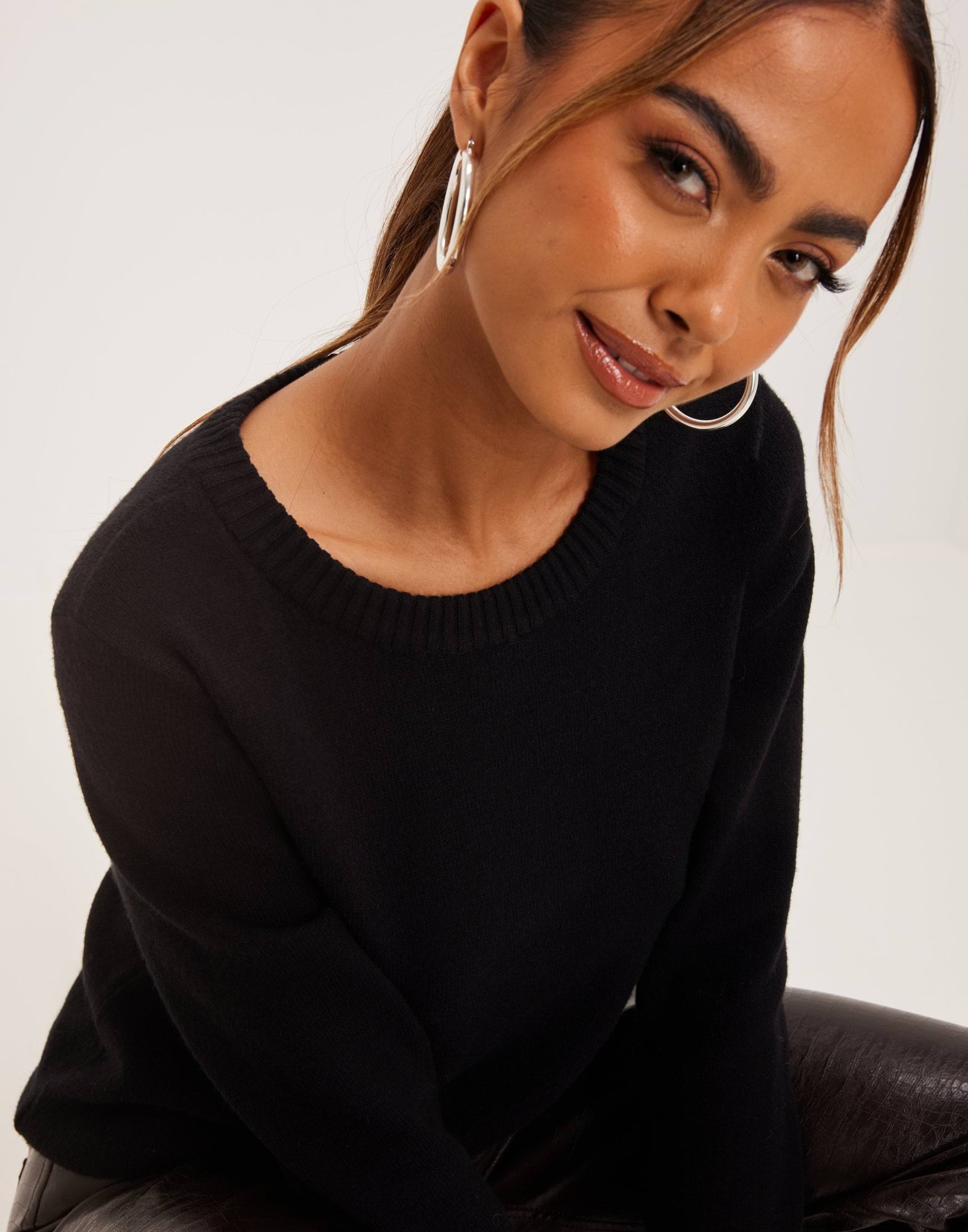 Buy Vila VIRIL O-NECK L/S KNIT TOP - NOOS - Black | Nelly.com