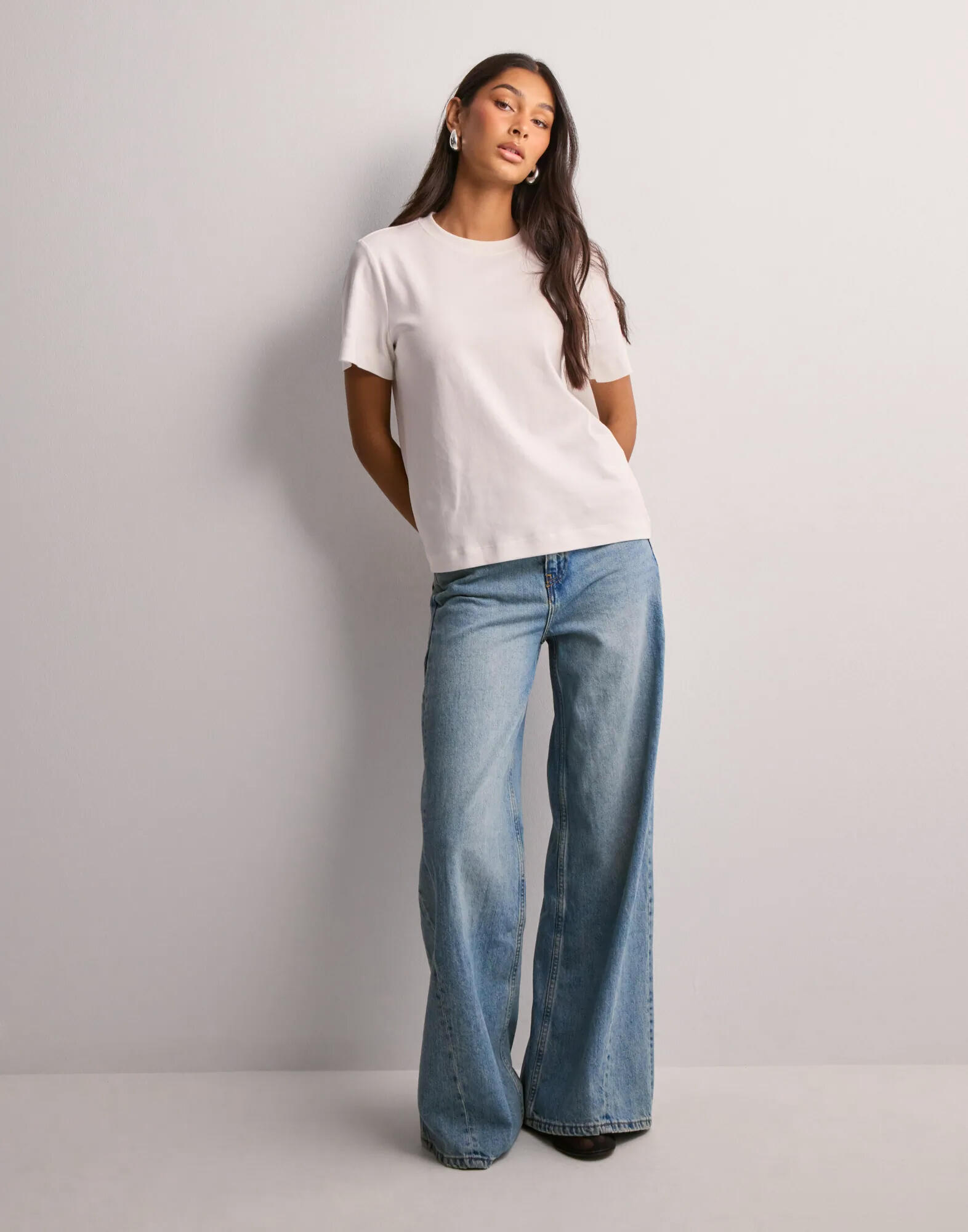 Køb Vero Moda VMNAIMA SS O-NECK T-SHIRT VMA NOOS - Snow White | Nelly.com