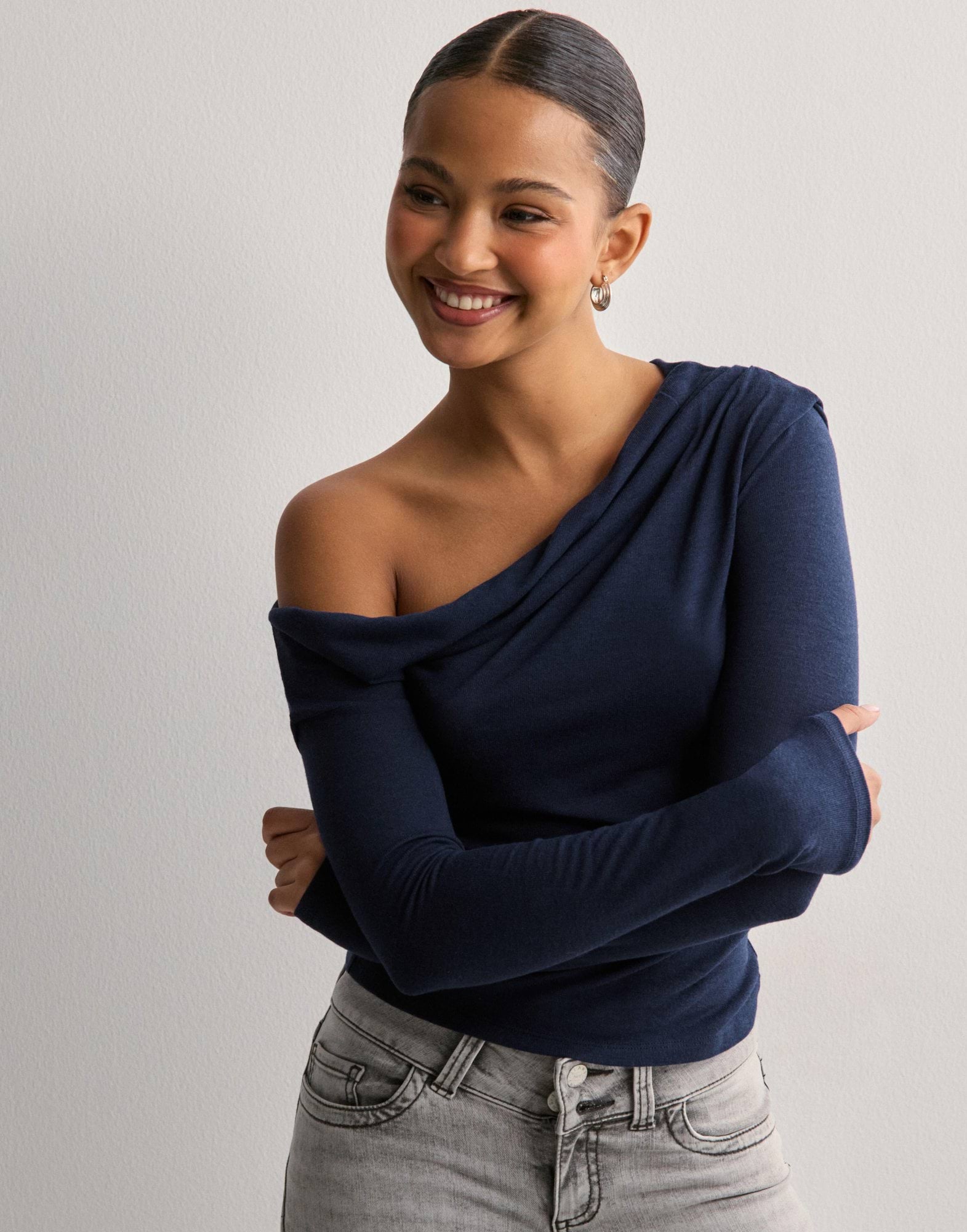Kjøp Nelly Luxurious Ultra Soft Shoulder Top - Navy | Nelly.com