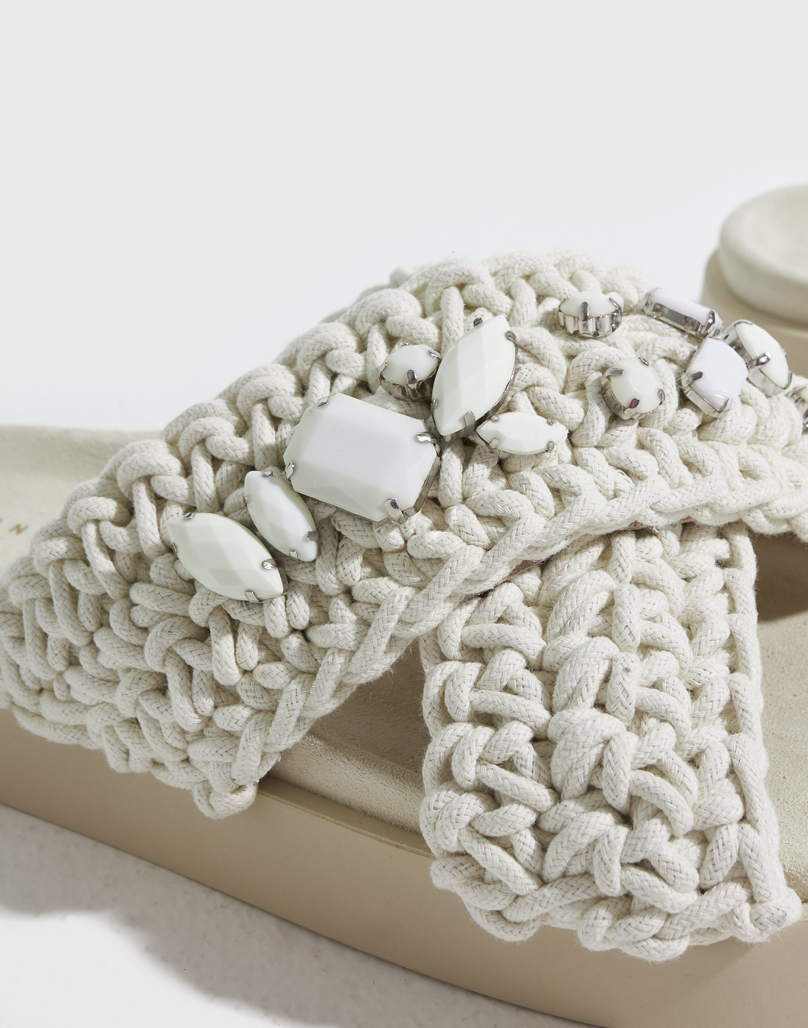 Köp Inuikii Slipper Woven Stones - Ivory | Nelly.com