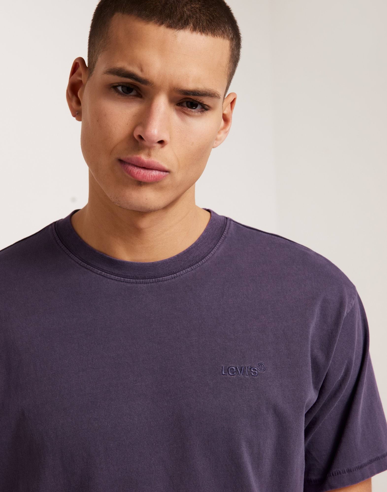 Kjøp Levi's RED TAB VINTAGE TEE GARMENT DY - Navy | NLYMAN