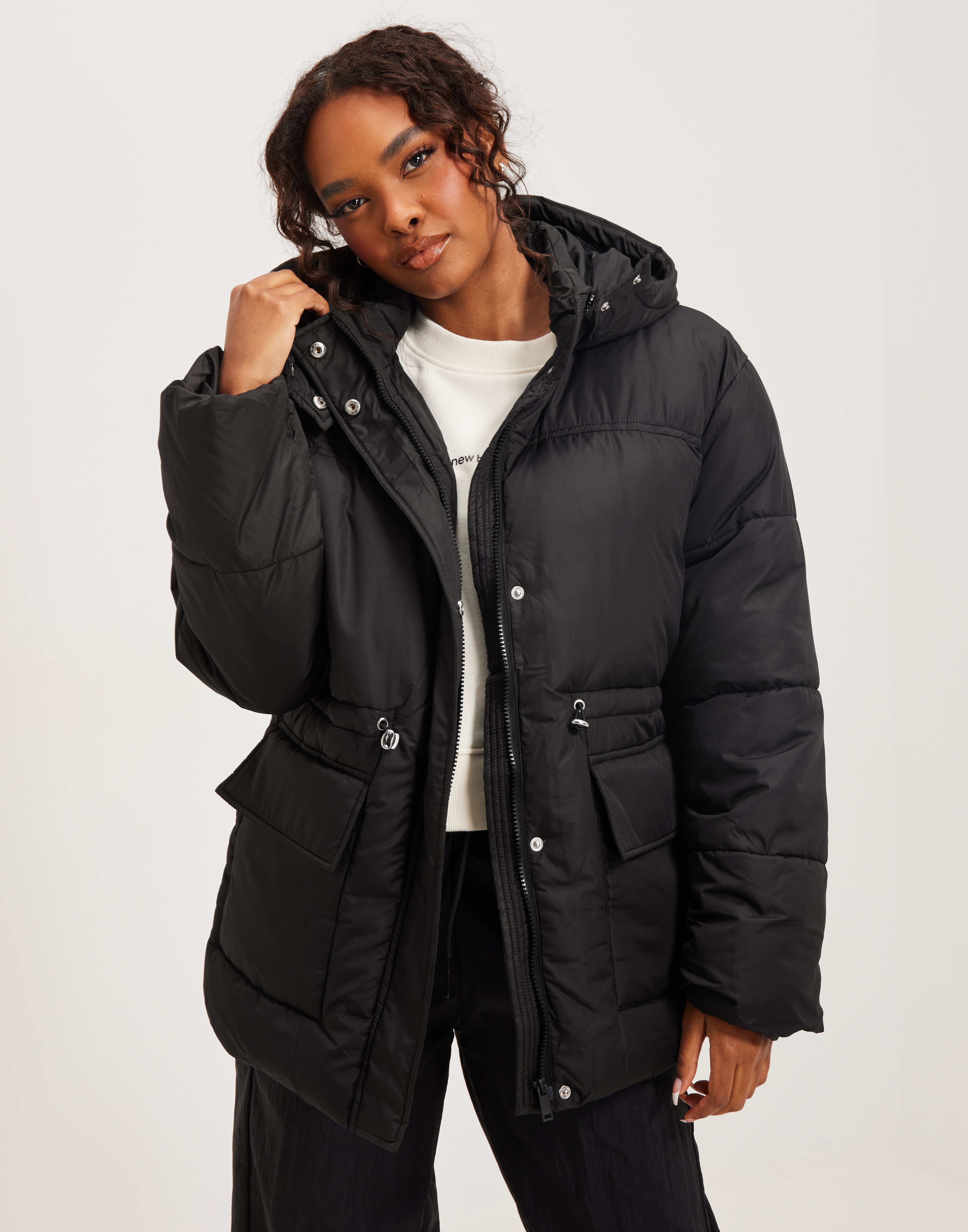 Buy Pieces PCLOUIE SHORT PUFFER JACKET KAC - Black | Nelly.com