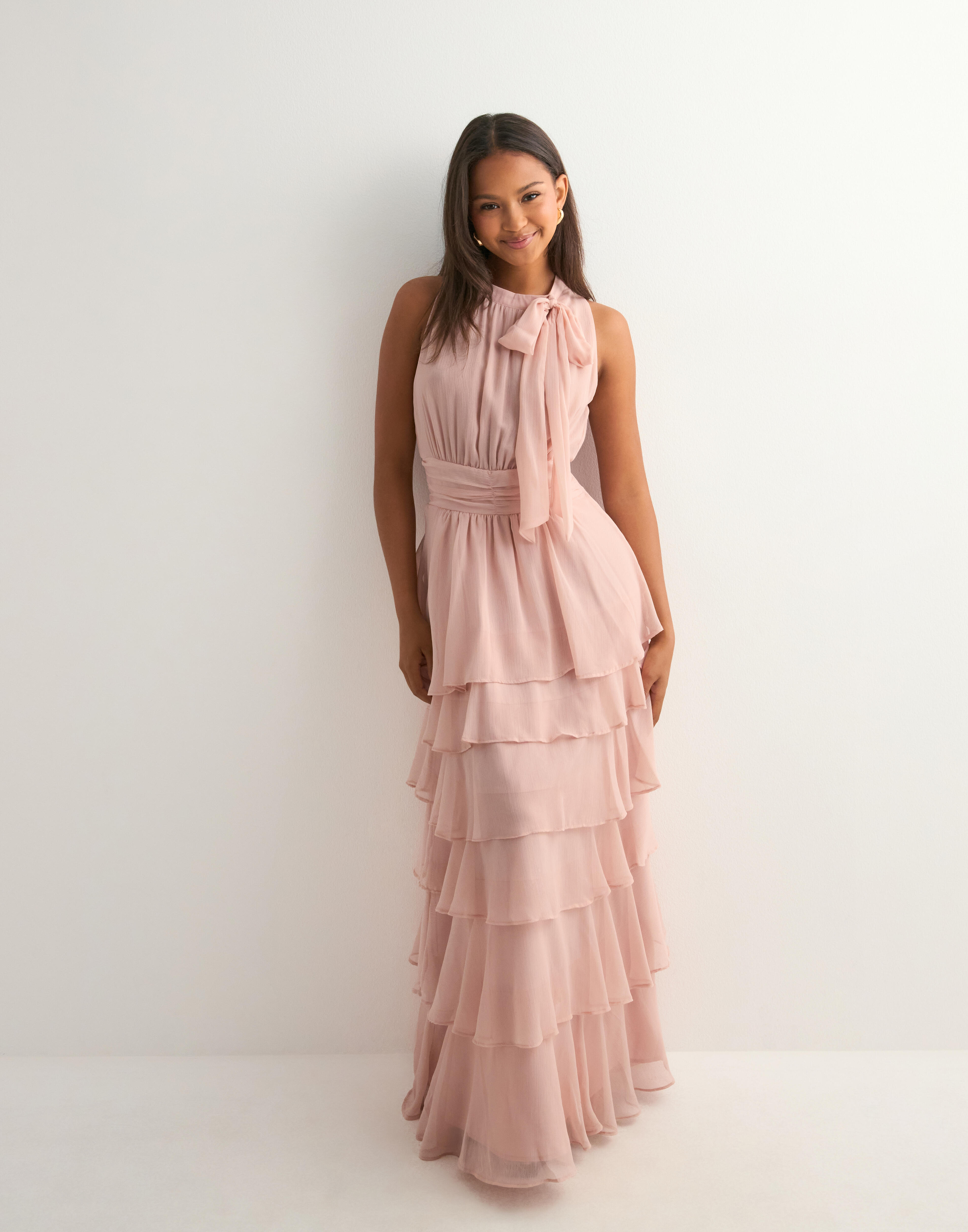 Buy Neo Noir Marli Solid Chiffon Dress - Rose | Nelly.com