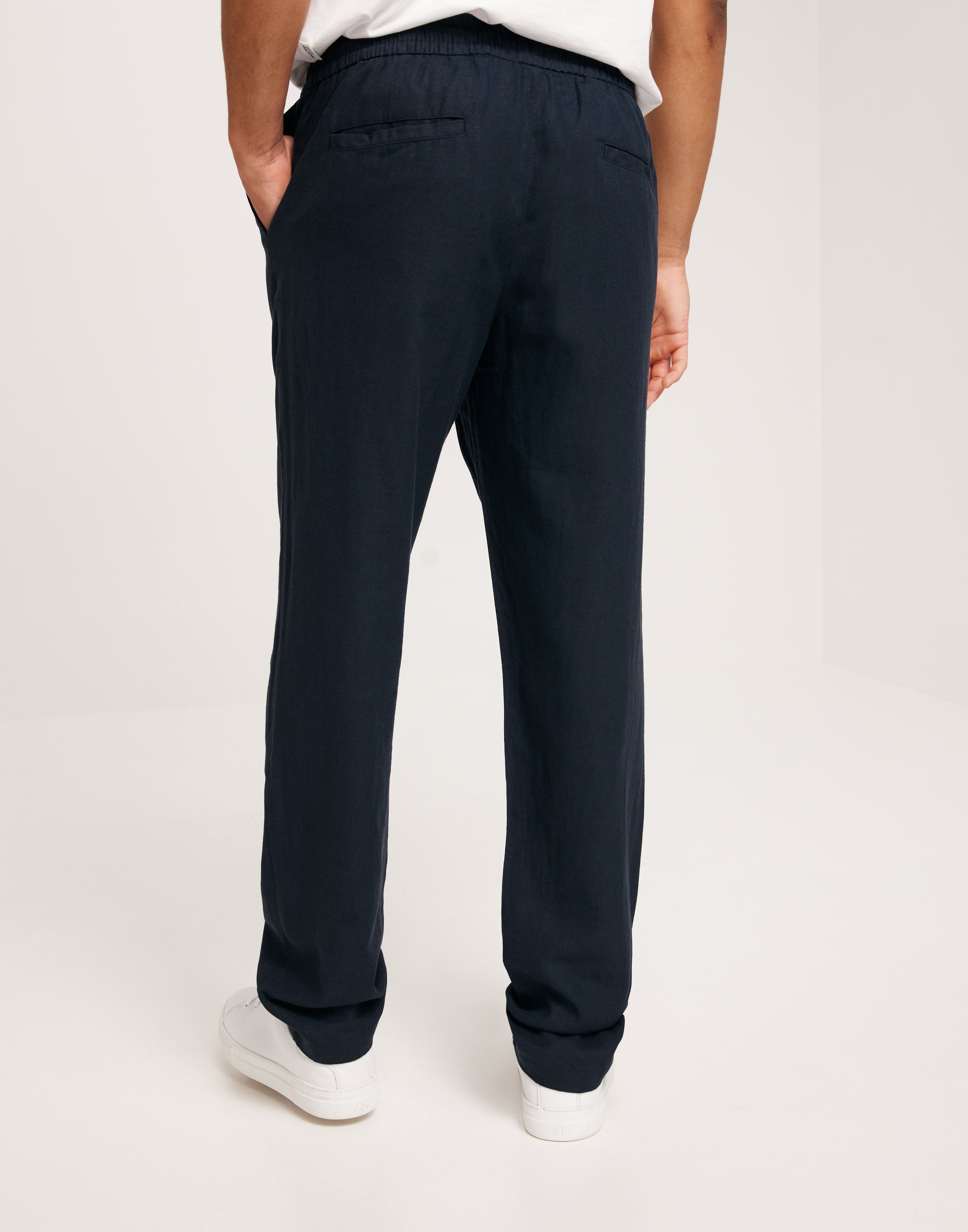 Köp Les Deux Patrick Linen Pants - Dark Navy | NLYMAN