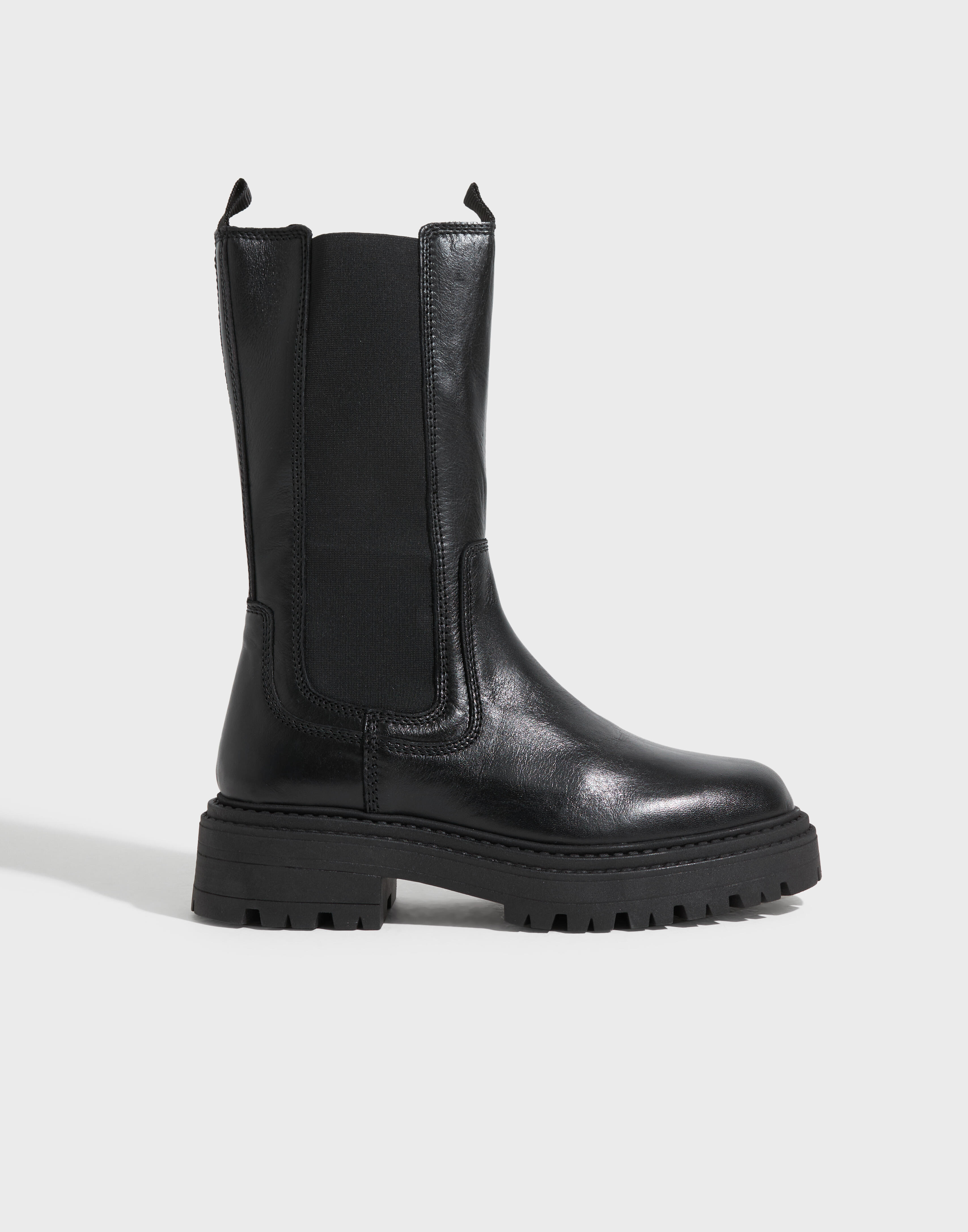 Köp Pavement Tyla - Black | Nelly.com