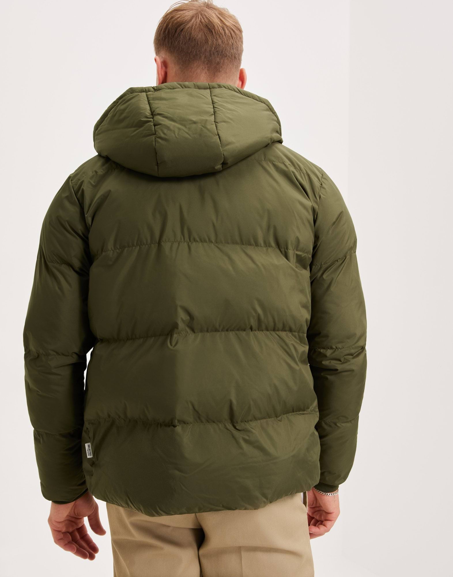 Köp Selected Homme SLHDAVID SHORT PUFFER JACKET EX - Dark Olive | NLYMAN