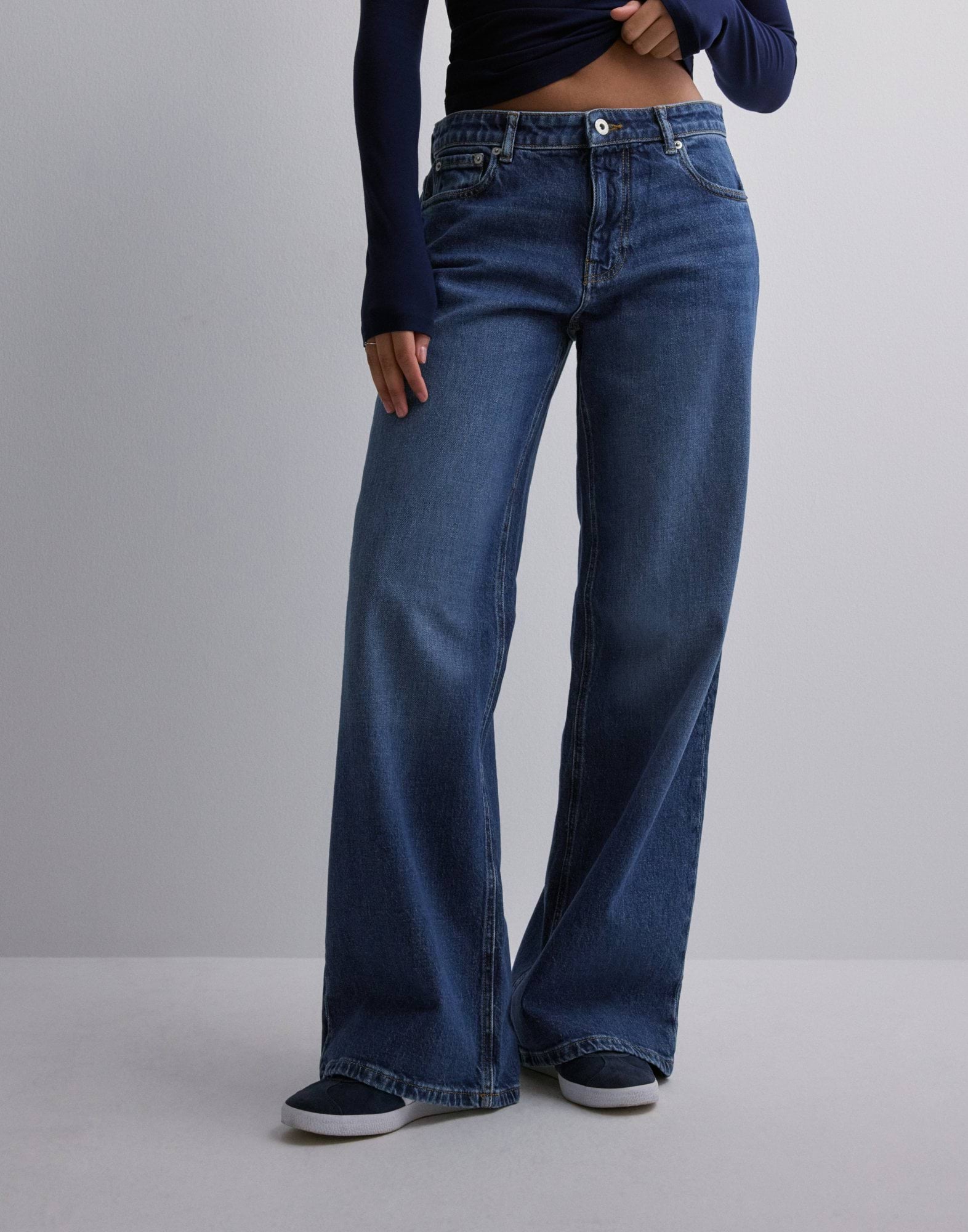 Køb Only ONLCHRIS REG LOW WIDE DNM C2C SOO02 - Dark Medium Blue Denim ...
