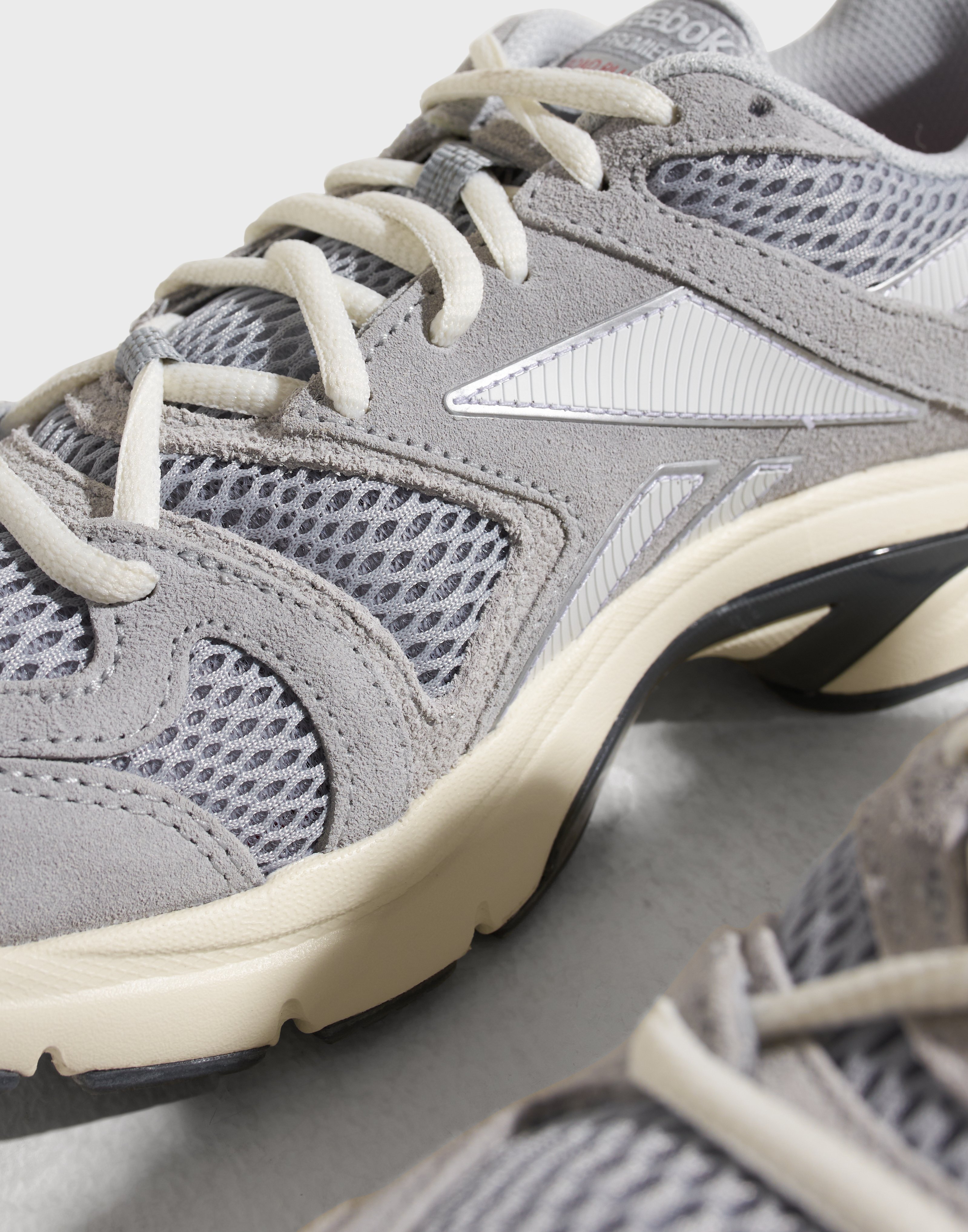 Köp Reebok Classics RBK PREMIER ROAD PLUS VI - Grey | Nelly.com