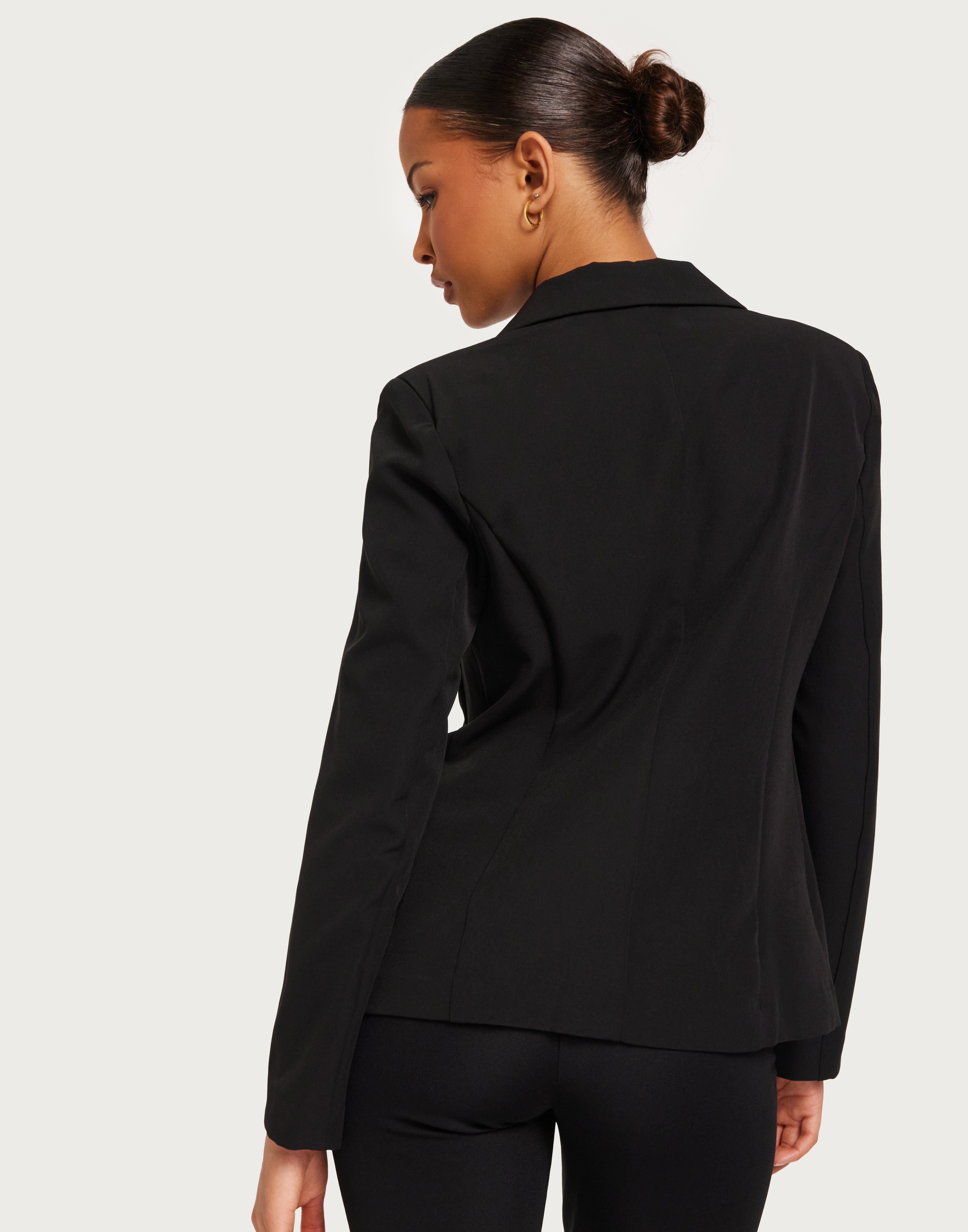 Osta Only ONLGABI-ABBA L/S FITTED BLAZER CC - Black | Nelly.com