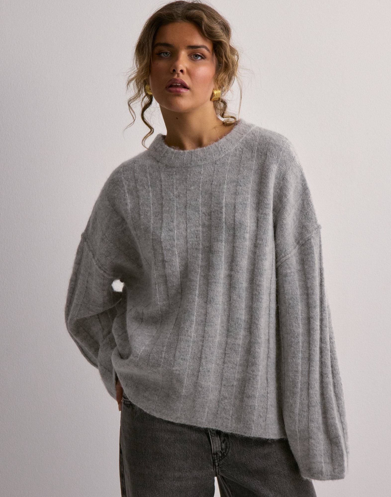 Kjøp Gina Tricot Wide rib knitted sweater - Light Grey Melange | Nelly.com