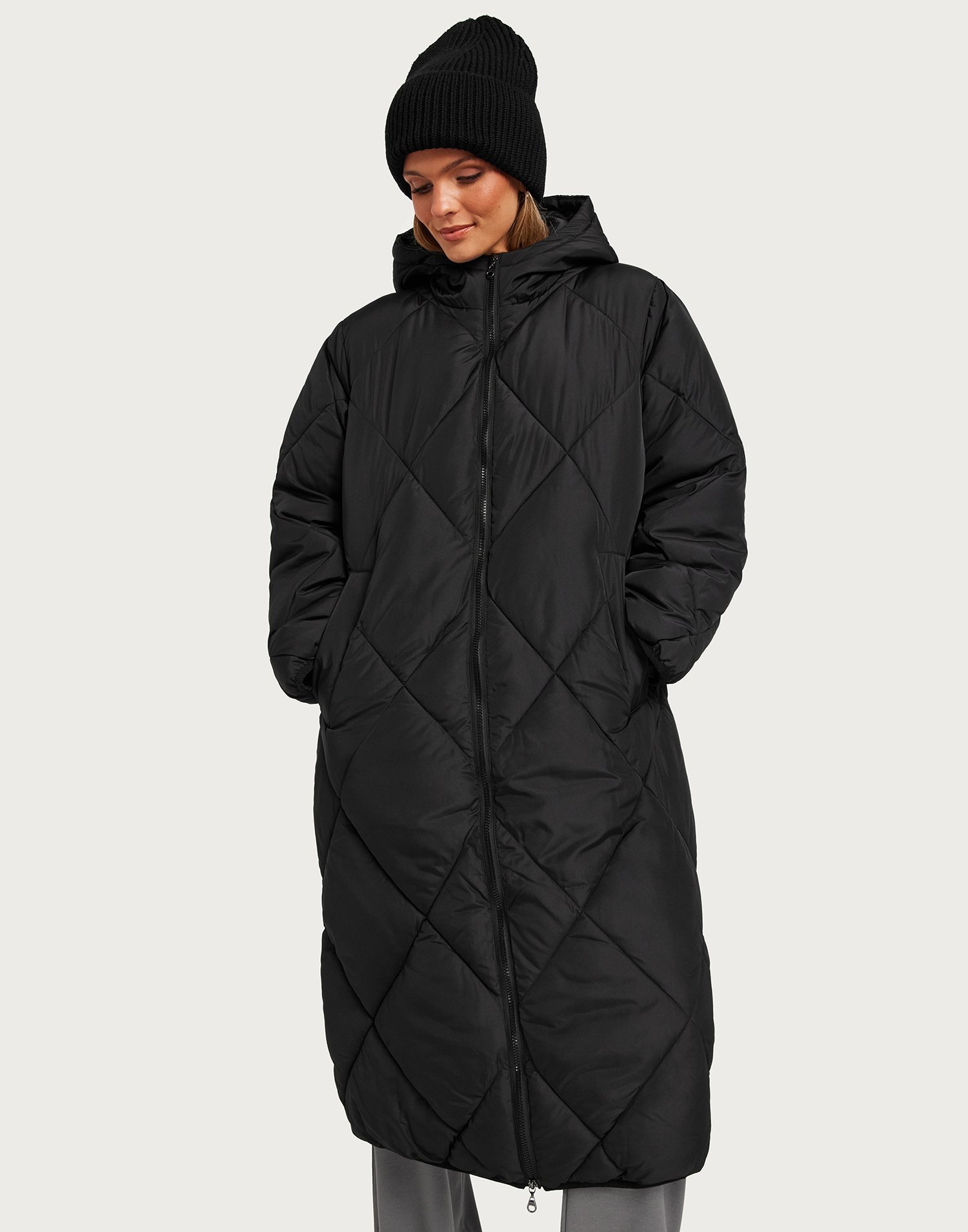 Köp Only ONLNEWTAMARA X-LONG QUILTED COAT CC - Black | Nelly.com