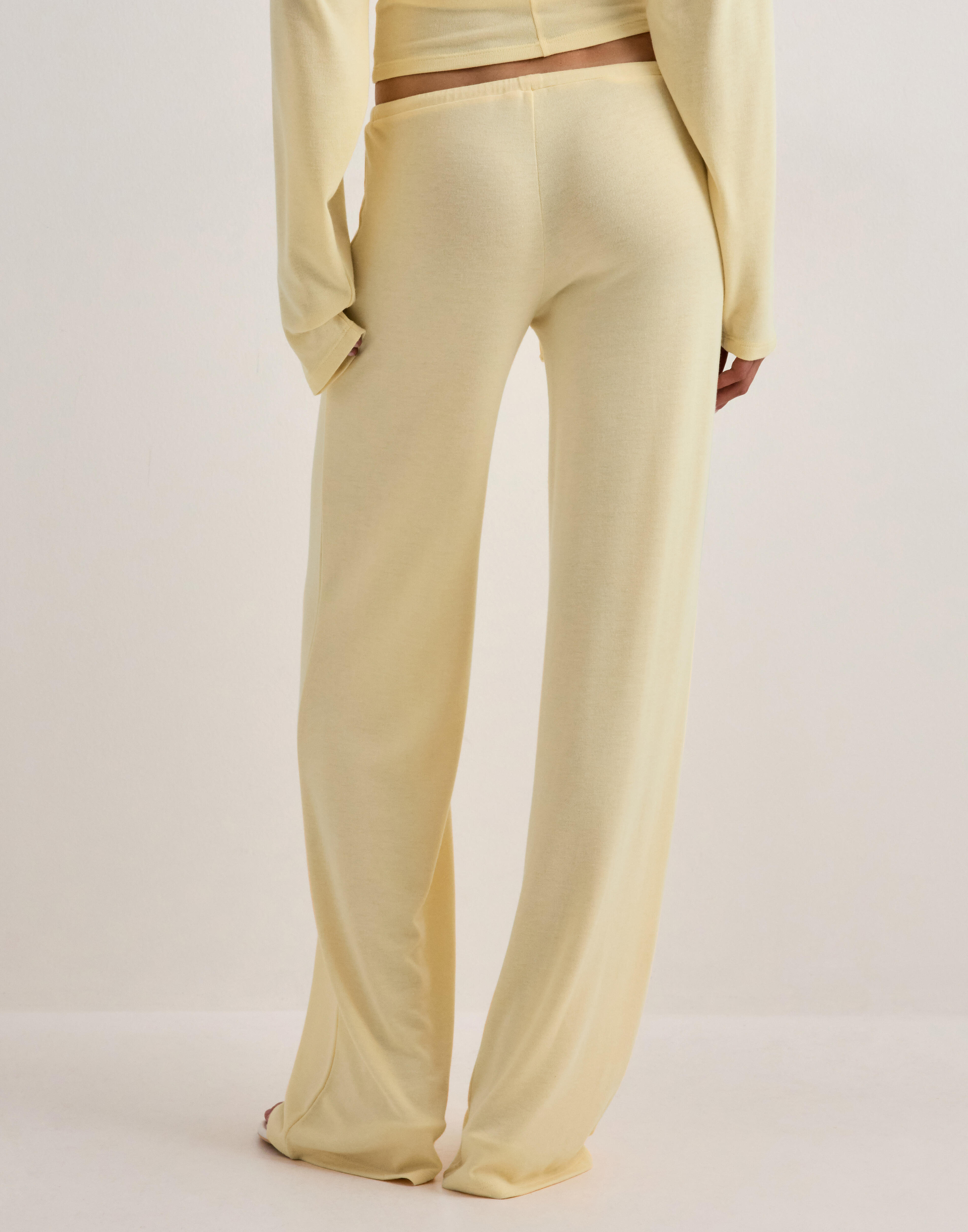 Köp Nelly My Chill Pants - Light Yellow | Nelly.com