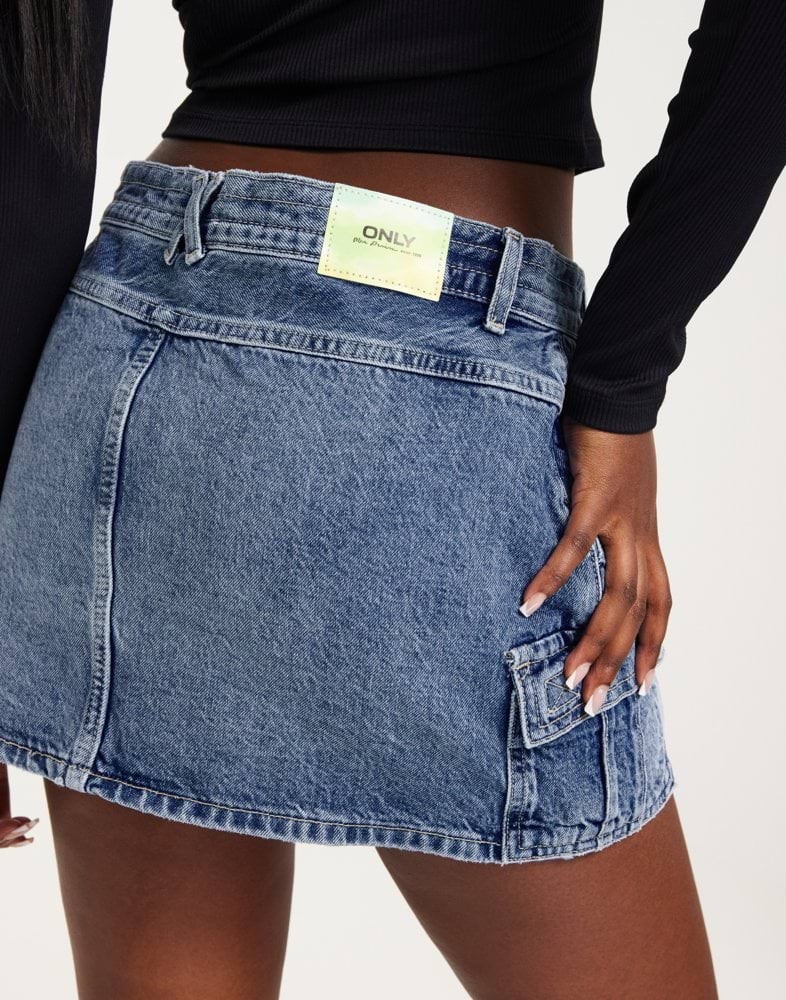 Kjøp Only ONLWES REG LOW MINI CARGO DNM SKIRT - Medium Blue Denim ...