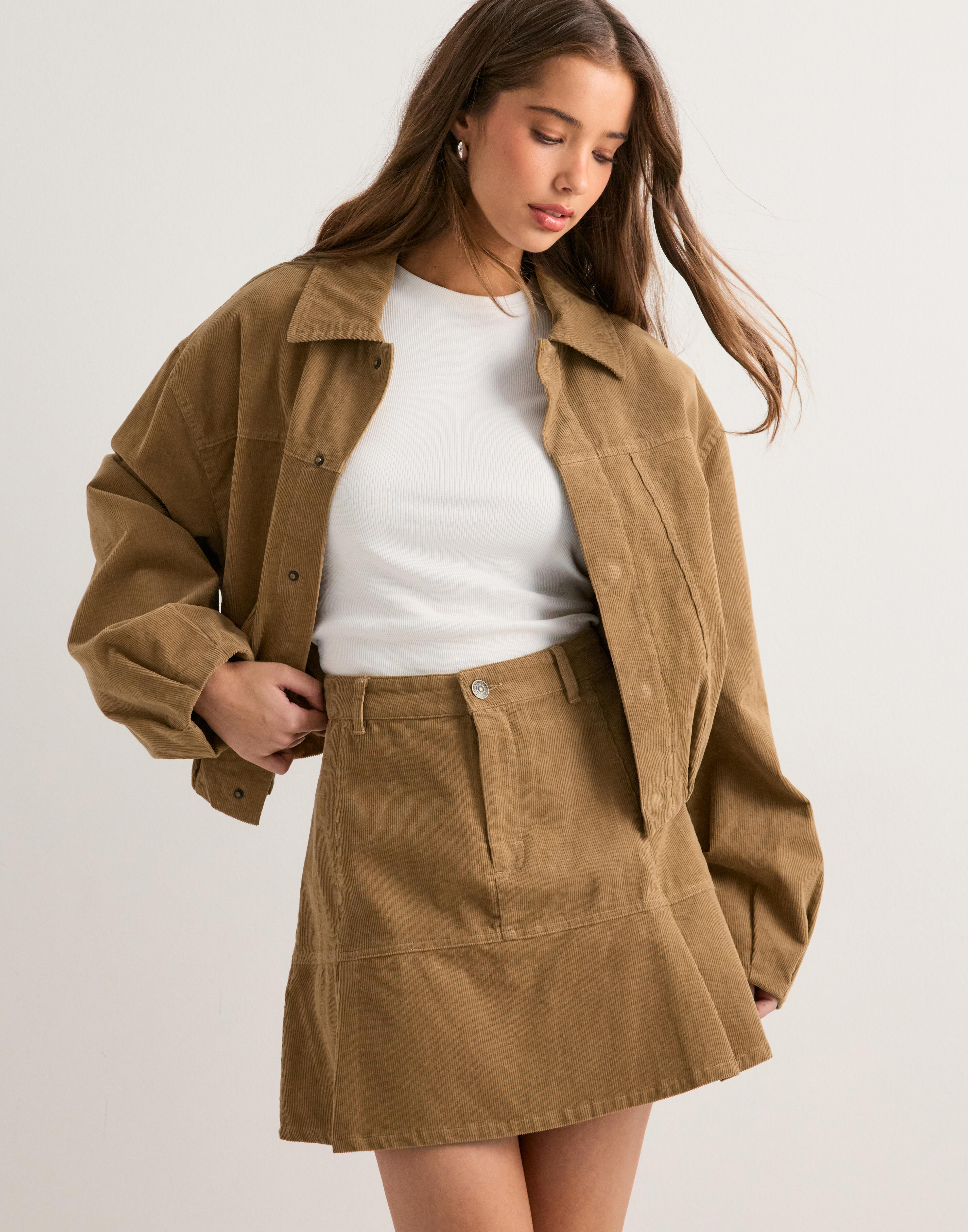 Buy Pieces PCBABETT MW CORDEROY DENIM MINI SKI - Travertine | Nelly.com