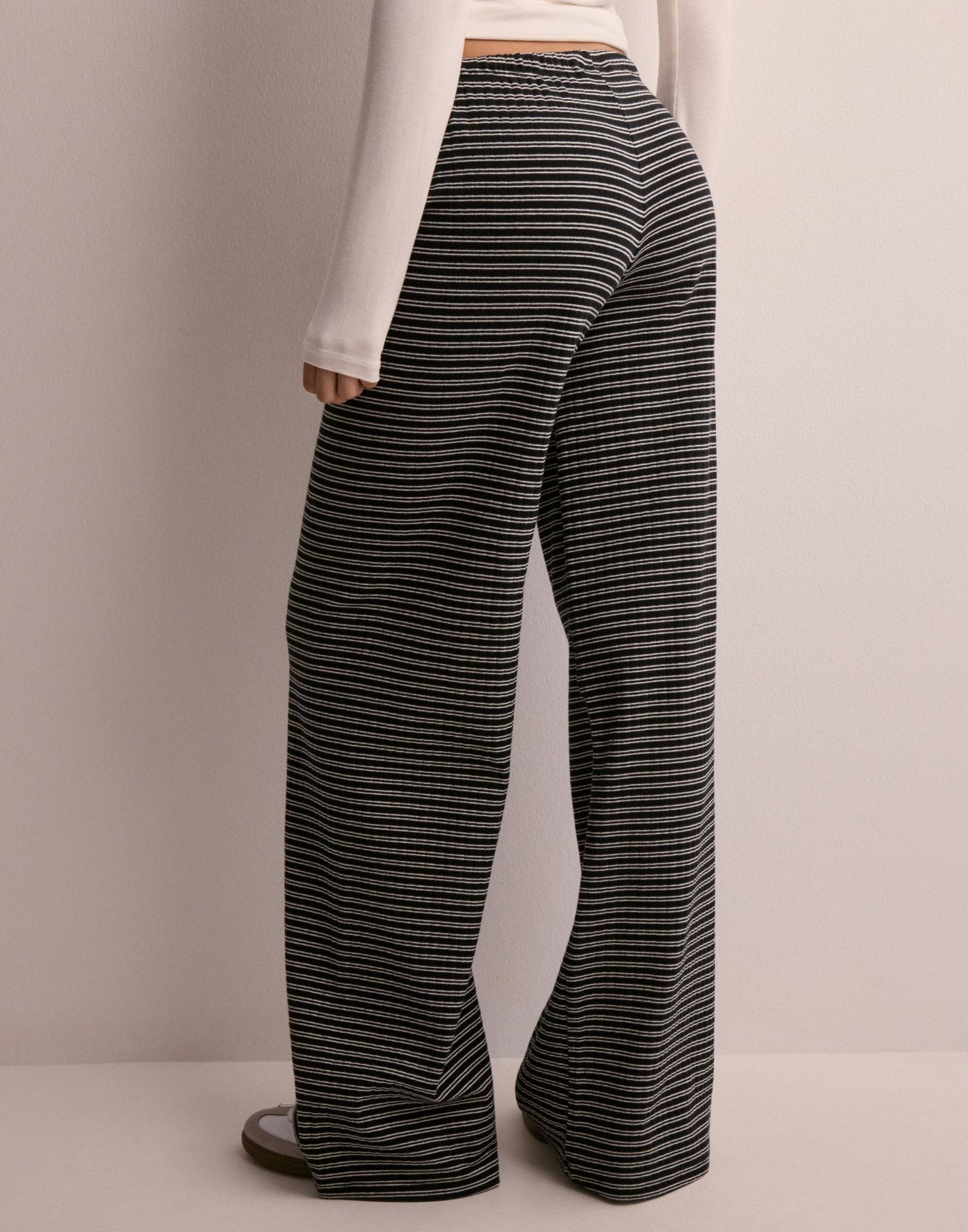 Buy Nelly Stripe Chill Pants - Black/White | Nelly.com