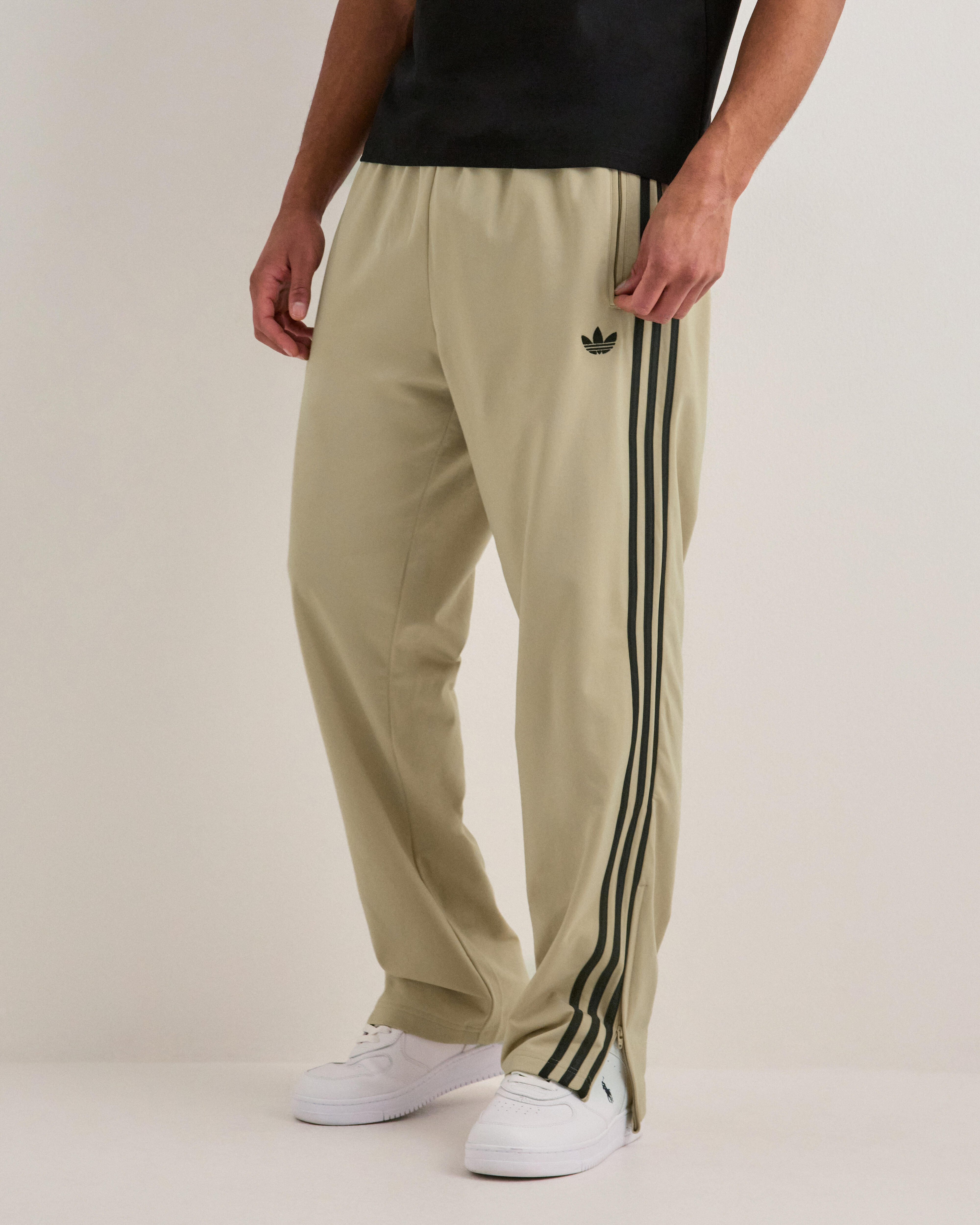 Köp Adidas Originals Firebird Tp - Beige | NLYMAN