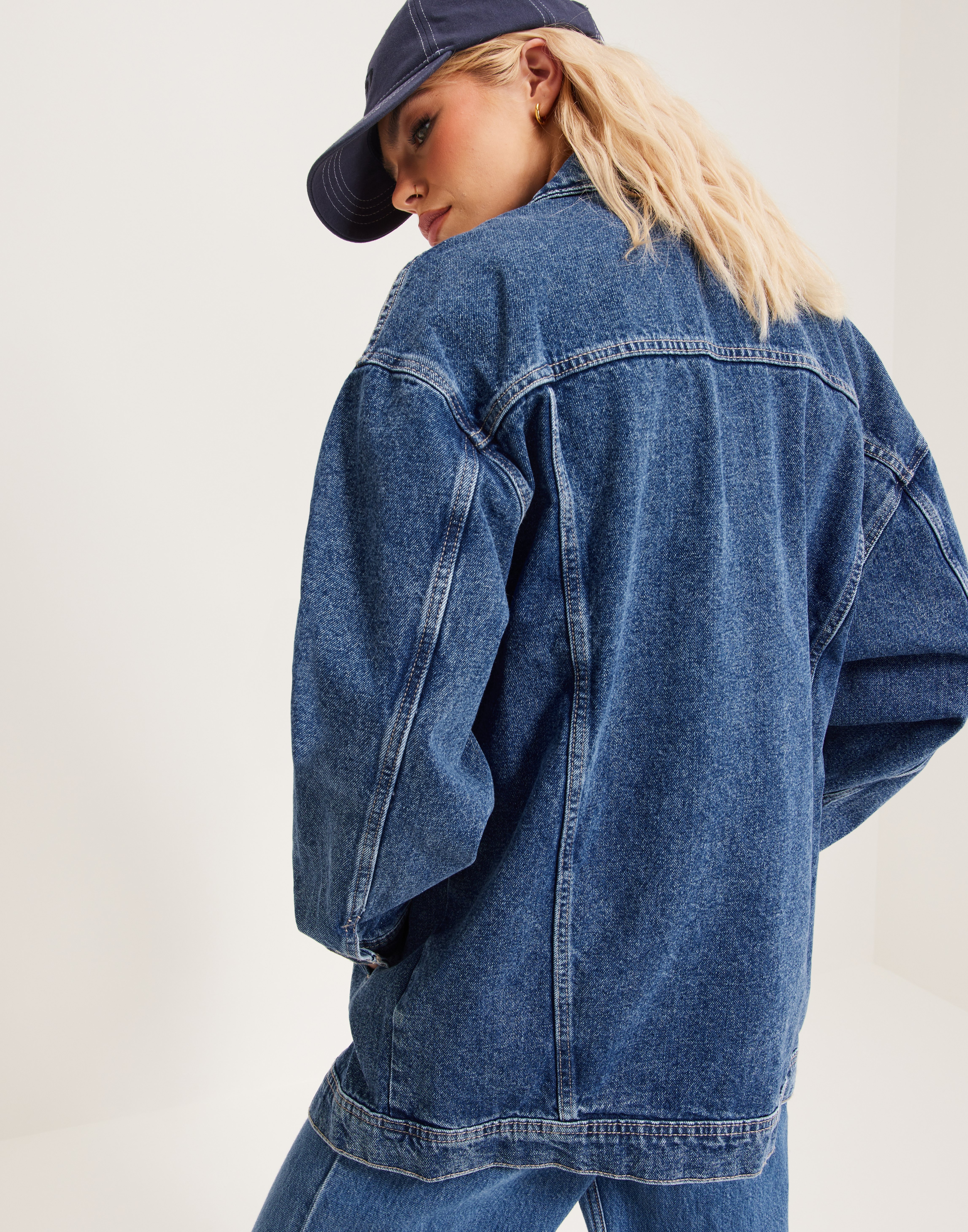Köp Only -ONLLENNOX LS LONG OVS DNM JACKET - Medium Blue Denim | Nelly.com
