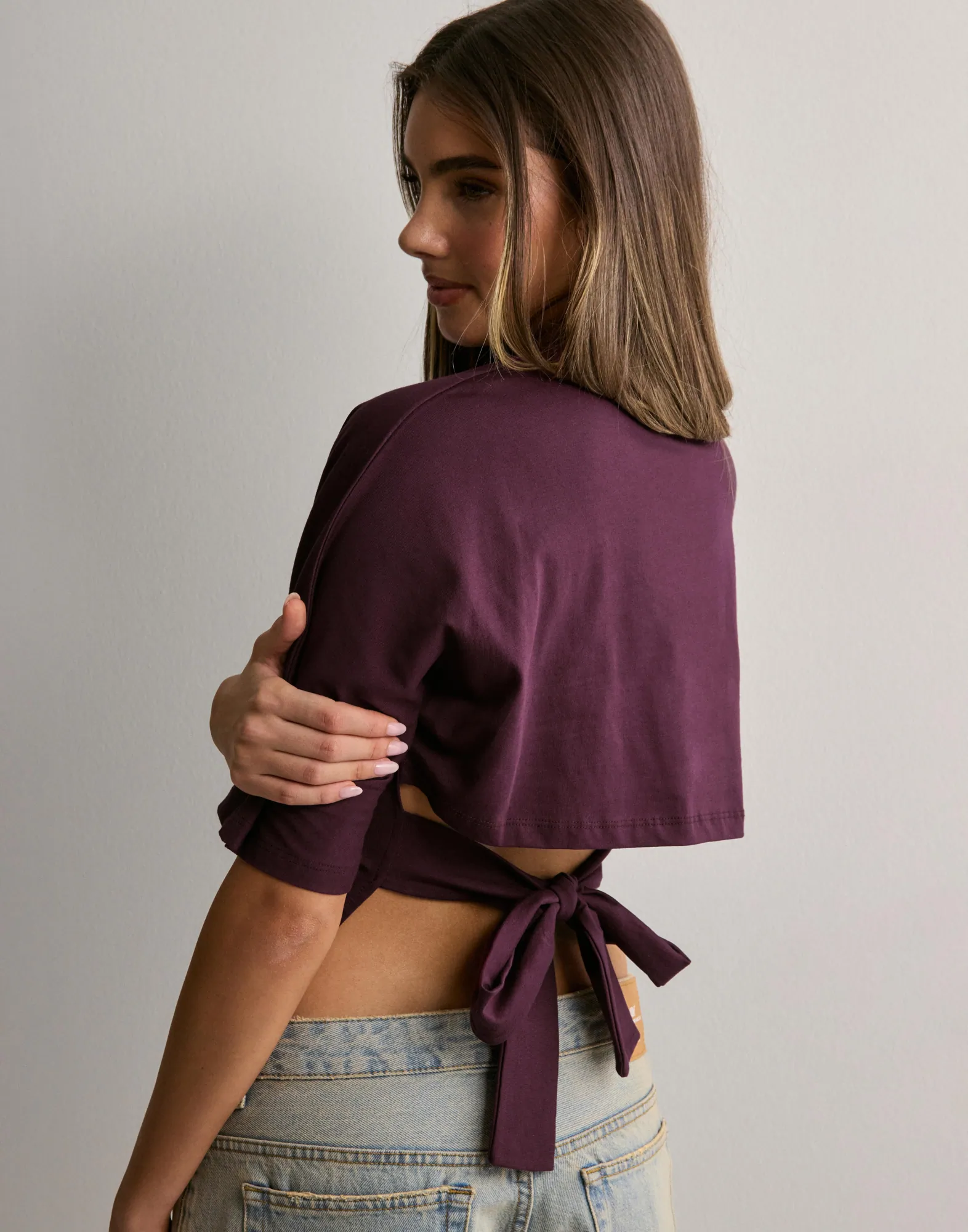 Køb Nelly Open Back Tie Tee - Plum | Nelly.com